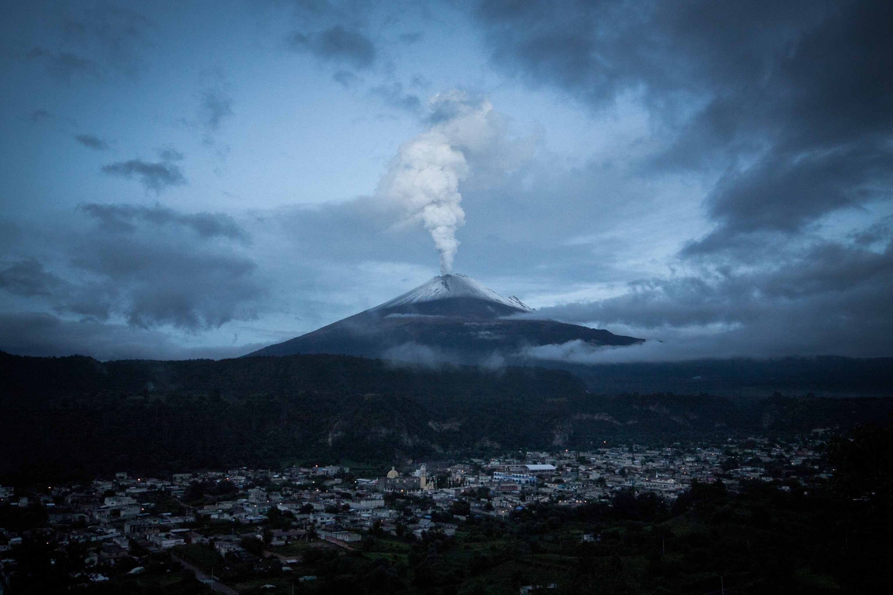Pictures: Mexico Volcano Spews Ash 2 Miles High