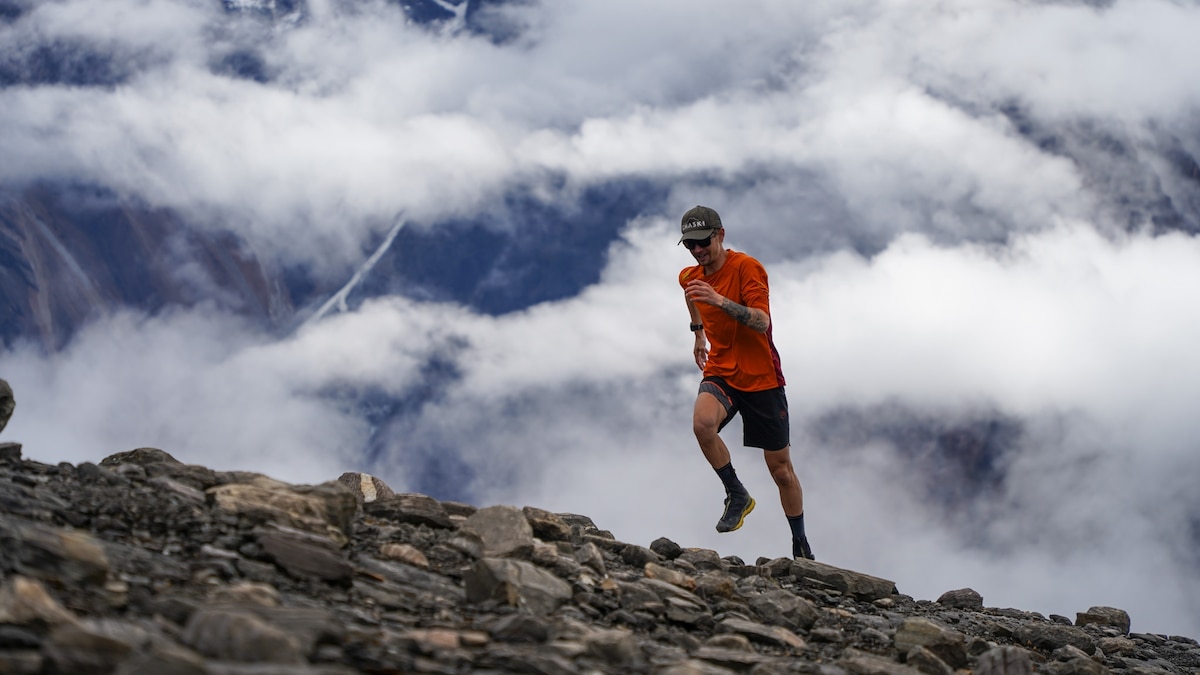 The superathletes who want to speed-run Mount Everest | National Geographic