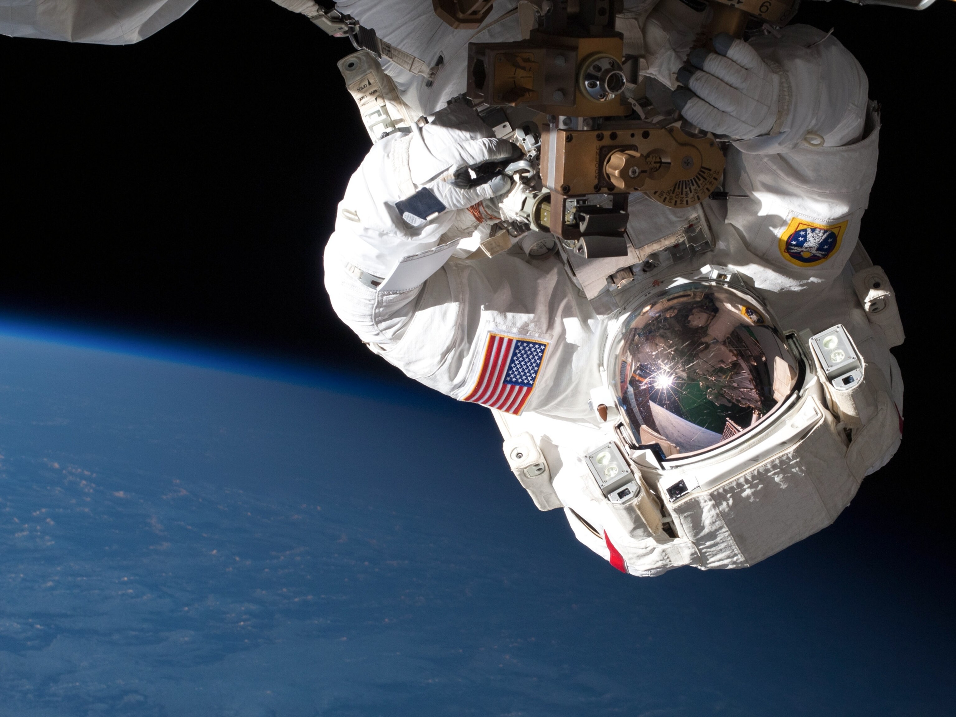 Best Space Photos 2013: Awesome Year of the Comet Shines Bright