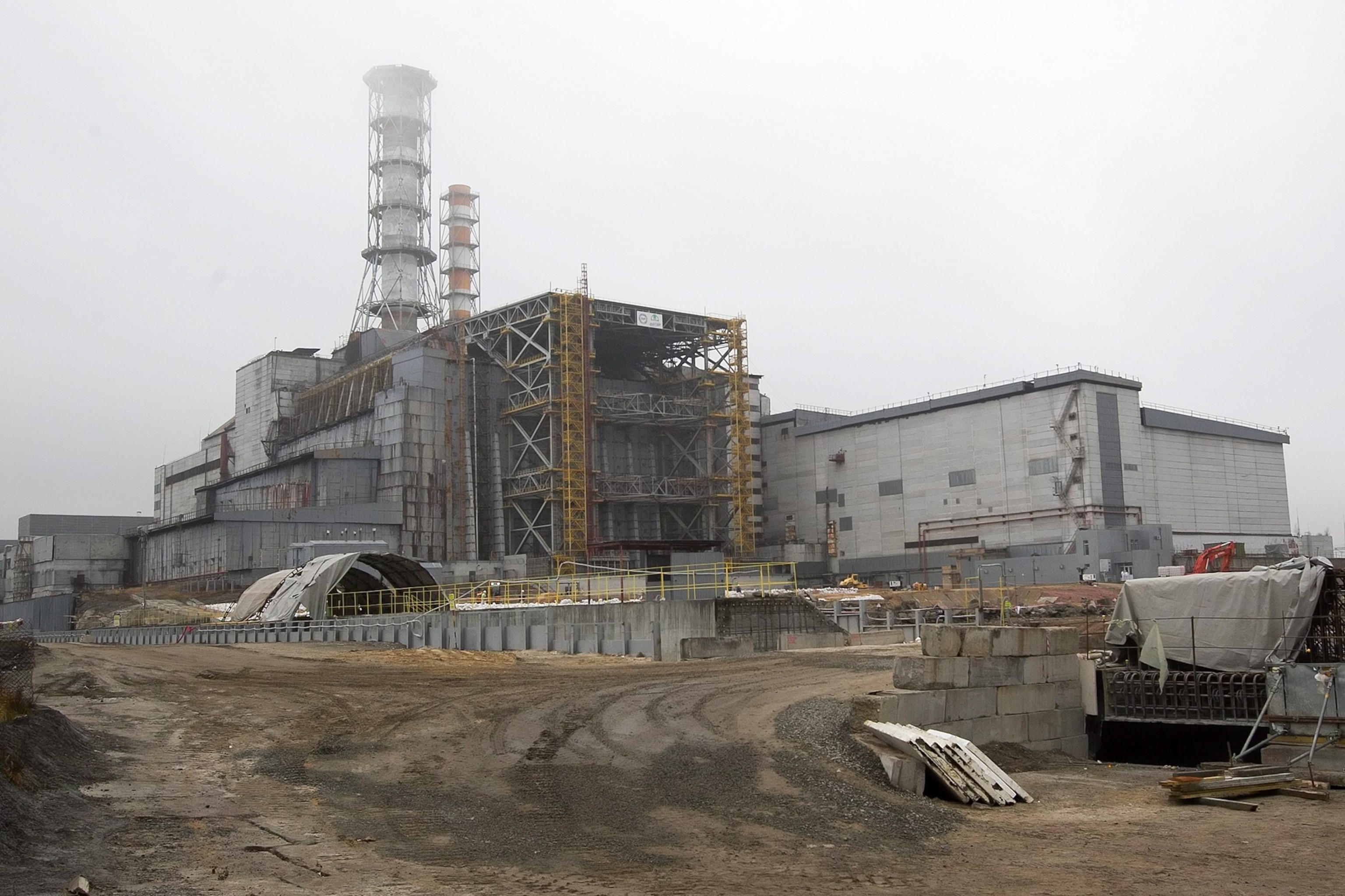 Pictures: Race Against Time to Build a New Tomb for Chernobyl