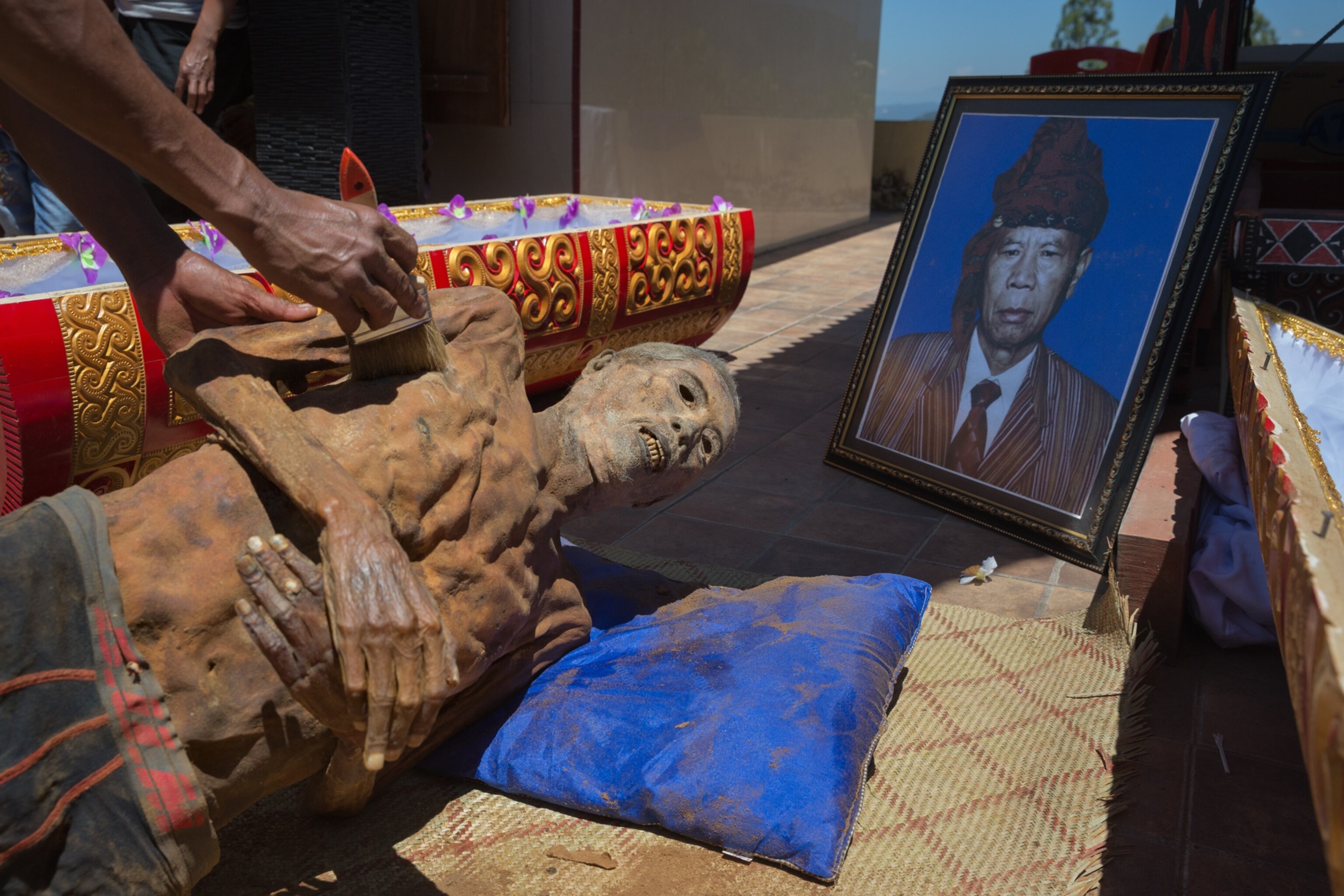 Learn About the Grief and Death Ceremonies of Torajans | National ...