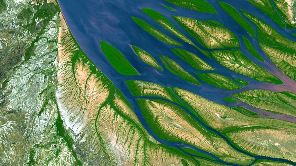 Earth Day Pictures: 20 Stunning Shots of Earth From Space | National ...
