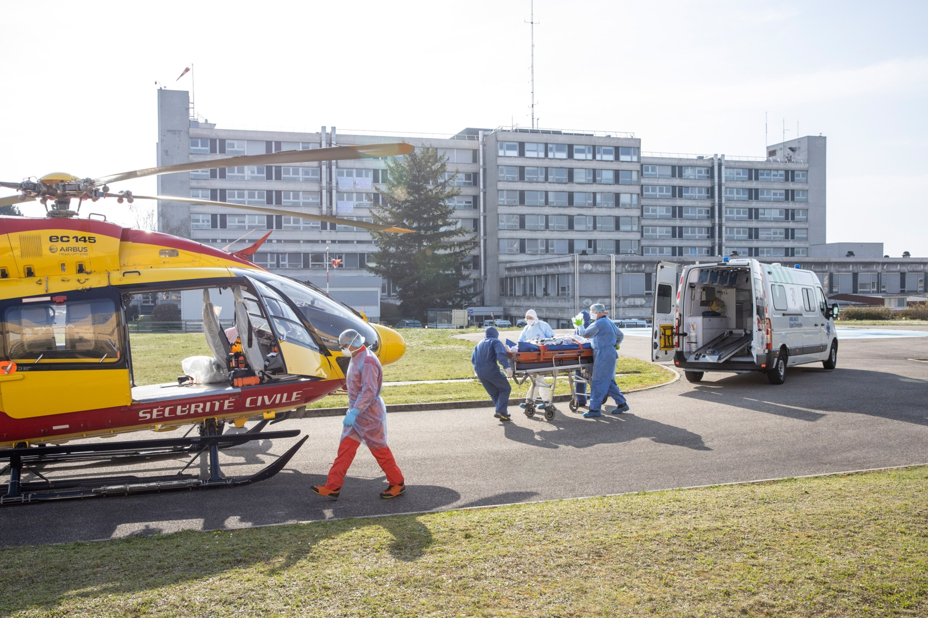 France’s paramedics and undertakers have a new role: helping families ...