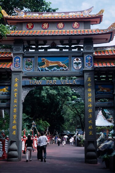 Open a portal to the underworld at these Buddhist ‘hell parks’