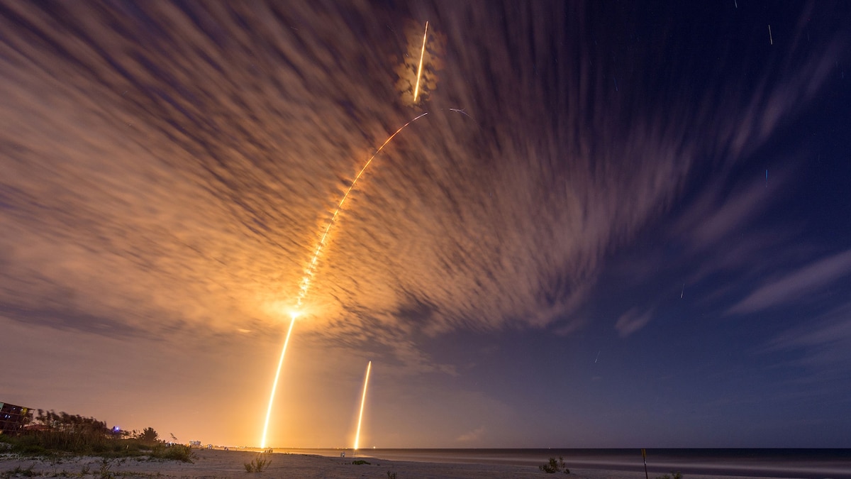 This Teenager Photographs Dramatic Rocket Launches | National Geographic