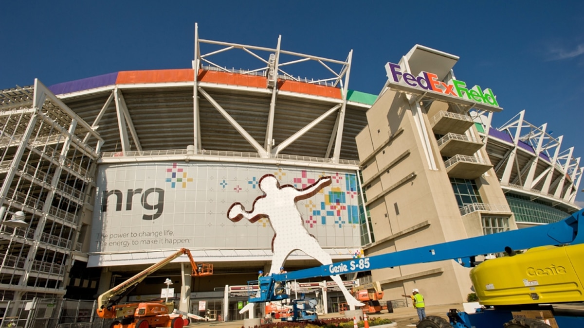 Pictures: The NFL Makes a Play for Renewable Energy | National Geographic