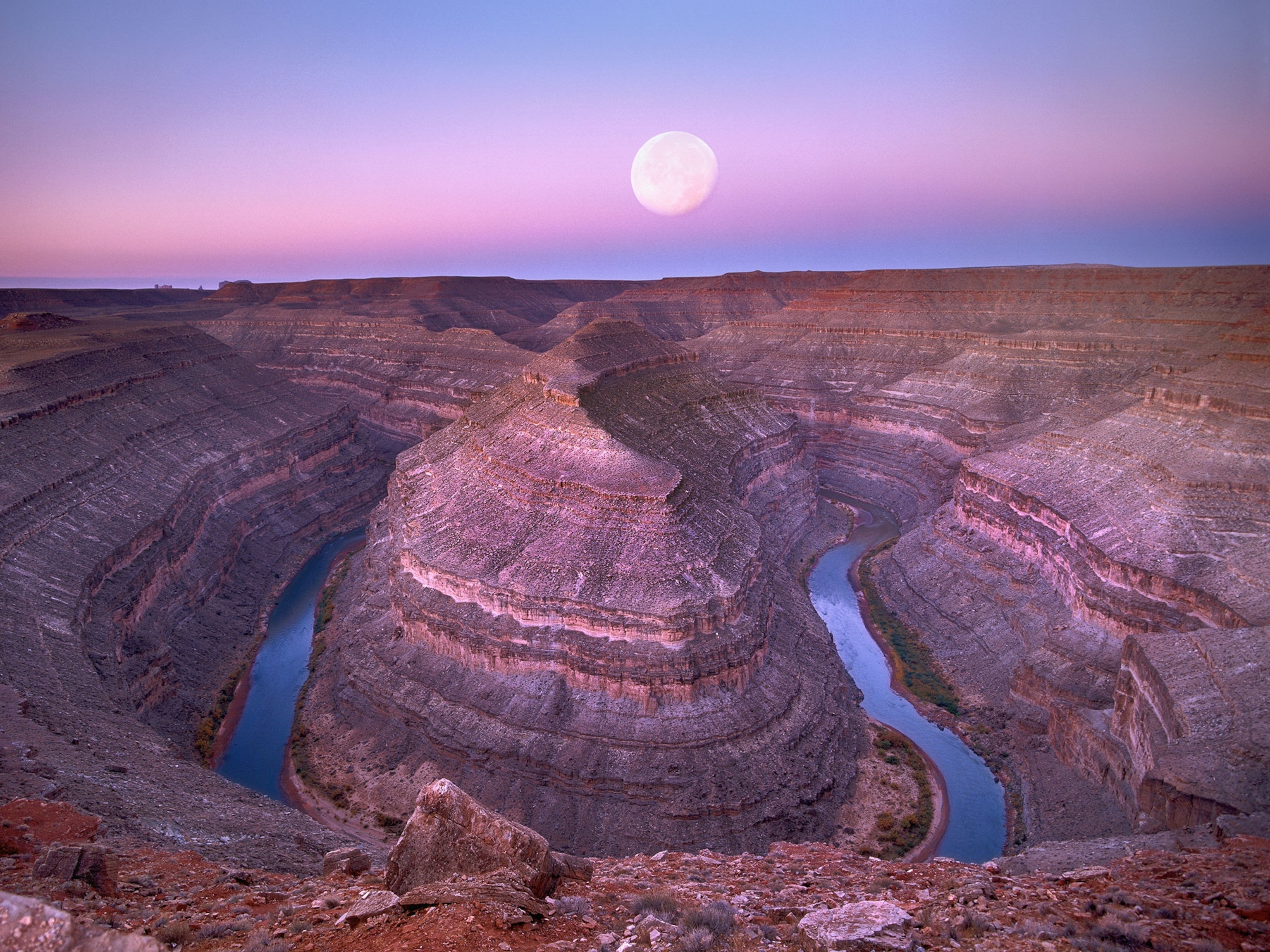 India's Chandrayaan-2 mission launches toward moon's south pole