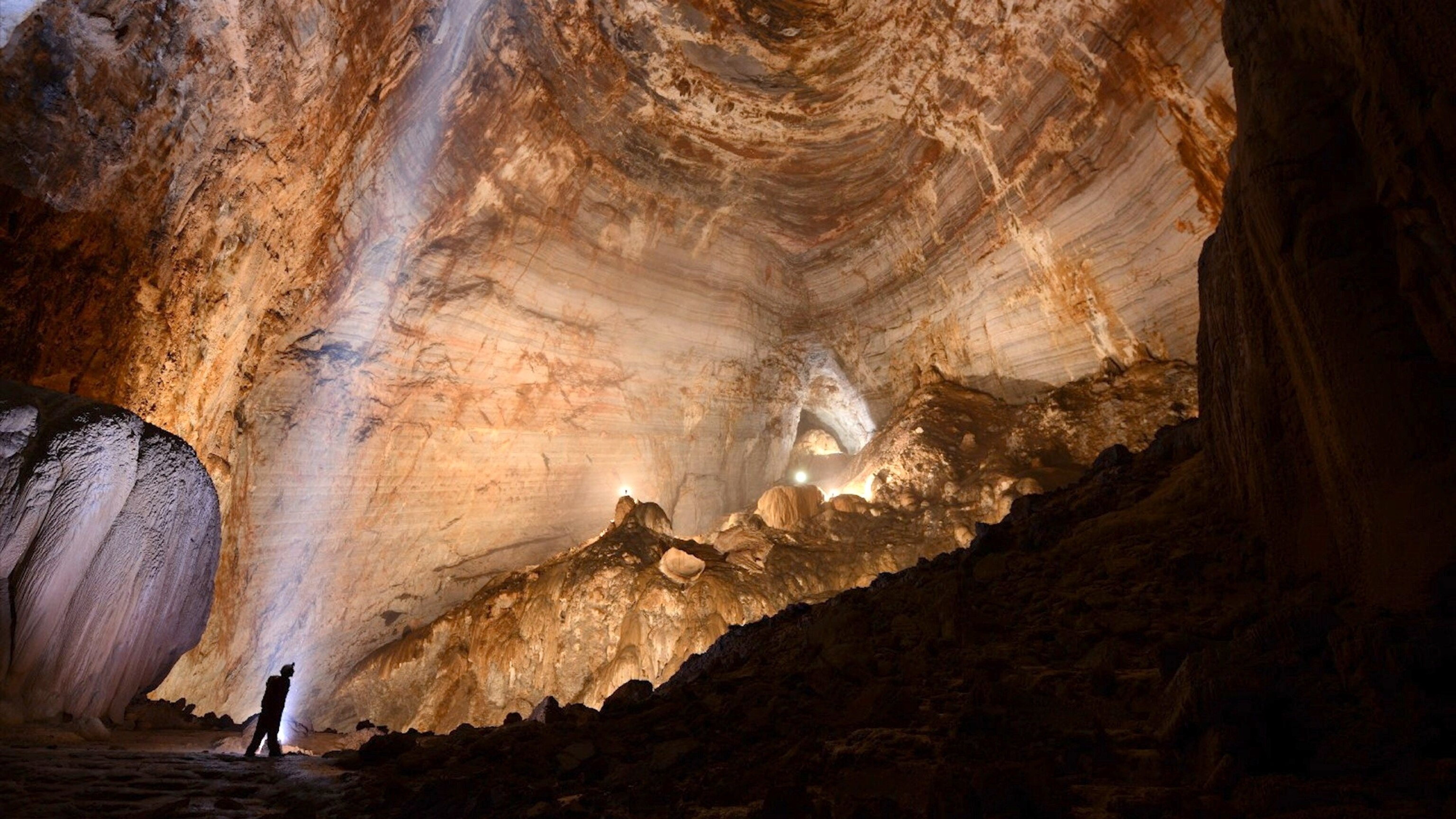 Most Beautiful Cave In China Longmen Grottoes | Longmen Caves In