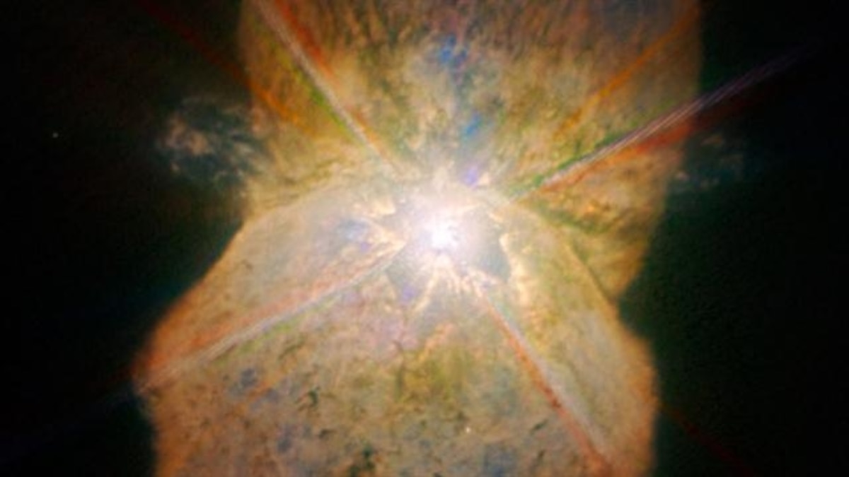 Peek Inside a Star System That May Be About to Blow | National Geographic