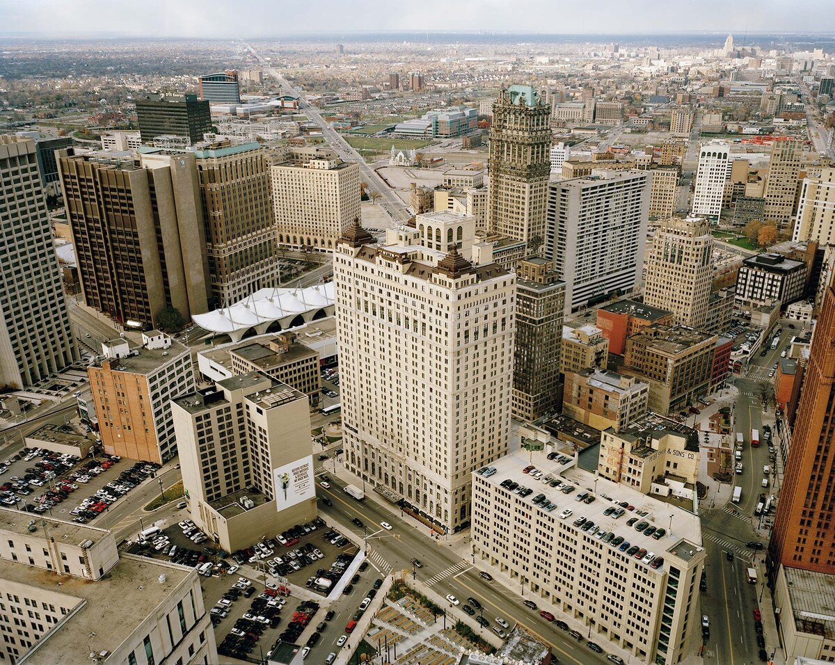 These Charts Show That Detroit Is Surprisingly Crowded