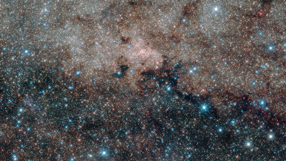 Week's Best Space Pictures: Hubble Spots Our Galaxy's Center | National ...
