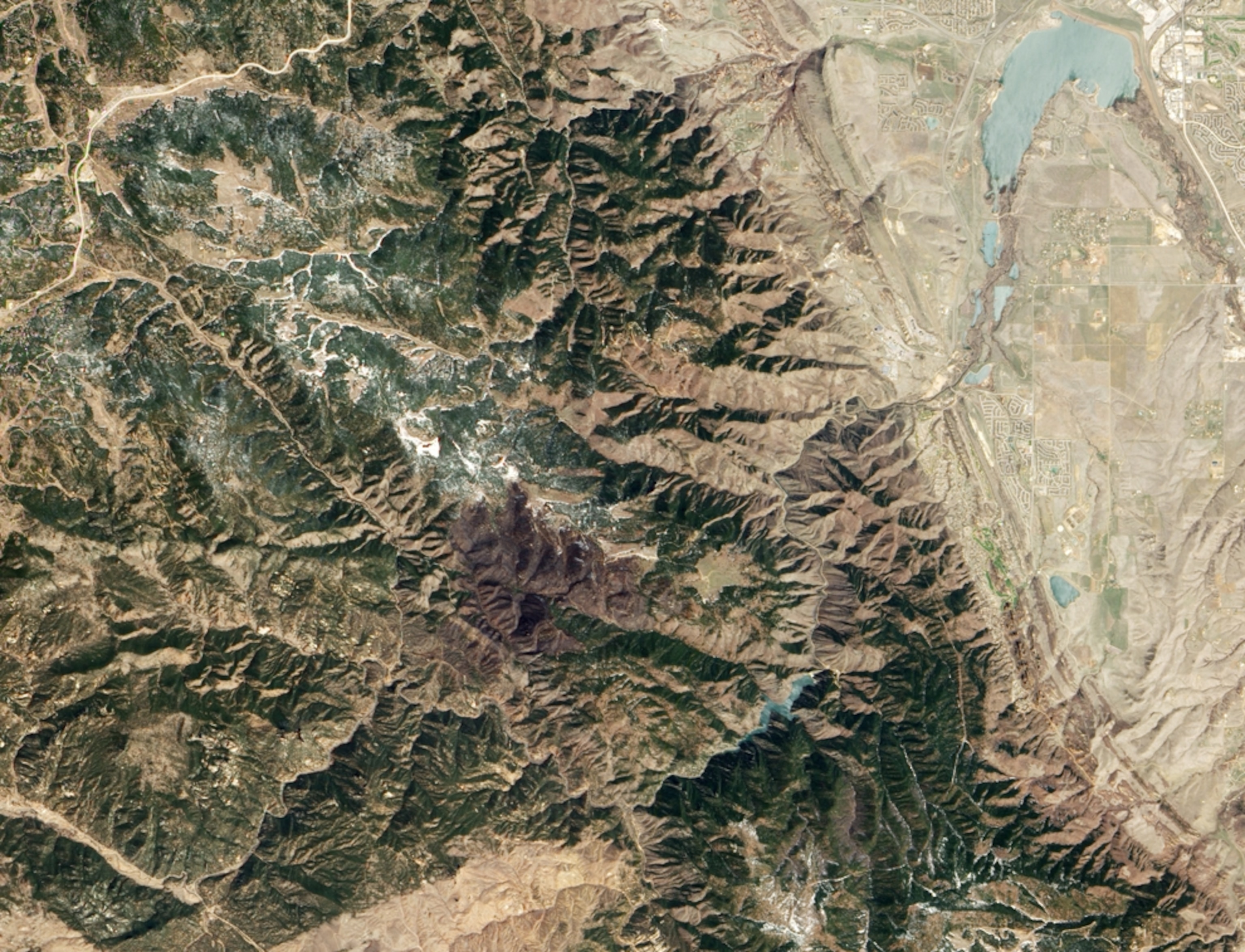 Space Pictures This Week: Aurora Embrace, Shuttle Carrier | National ...