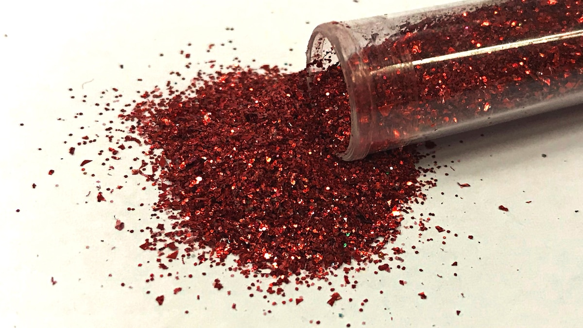 To Save the Oceans, Should You Give Up Glitter? | National Geographic
