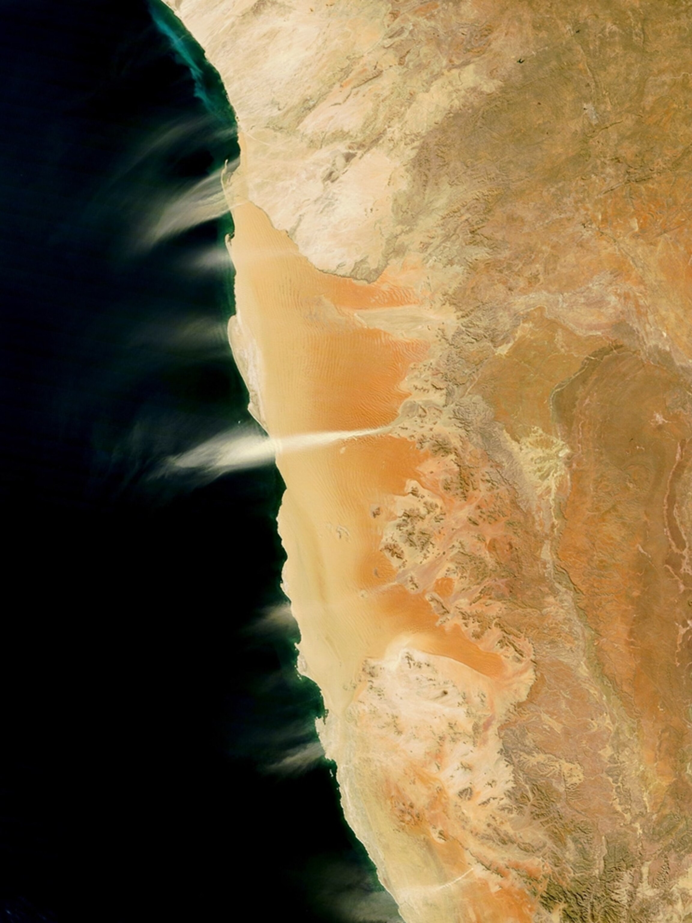 Space Photos This Week: Sun Spikes, Odd Magnetar, More