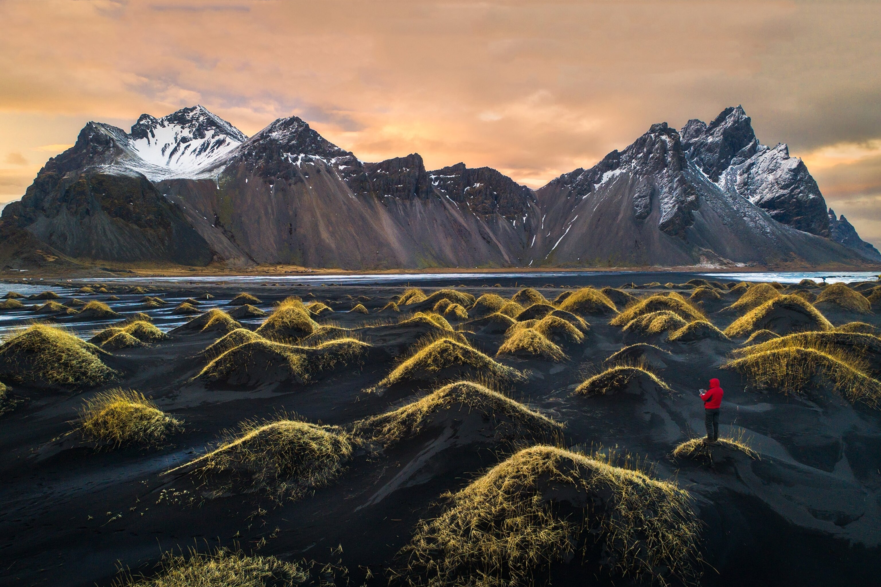 Stunning Mountain Scenes From Around the World