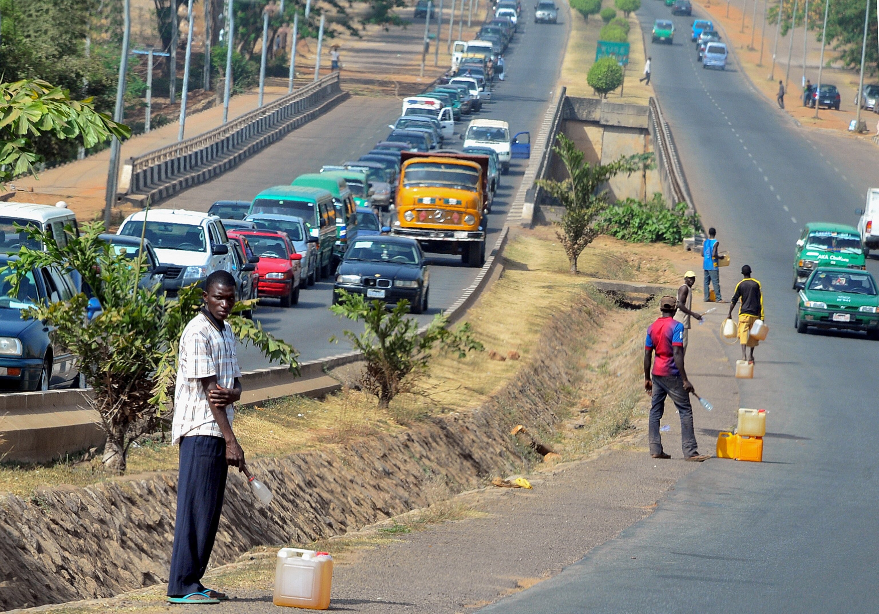 Nigerians Face Fuel Shortages In the Shadow of Plenty | National Geographic
