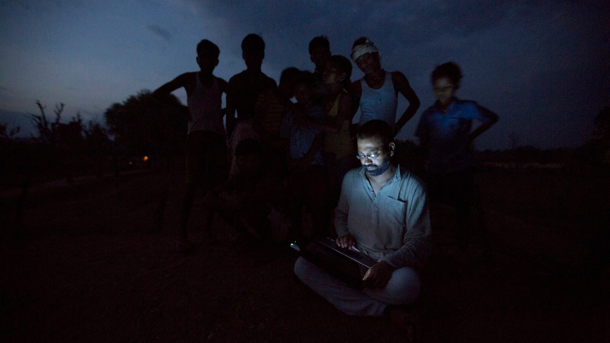 In Jungles of India, New Phone App Helps Indigenous Tribes Embroiled in ...
