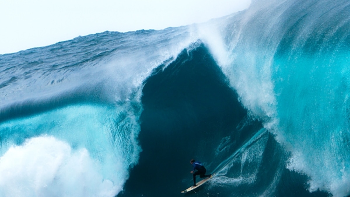 Mark Mathews on Surfing “The Right” in West Australia – Unbelievable Photo