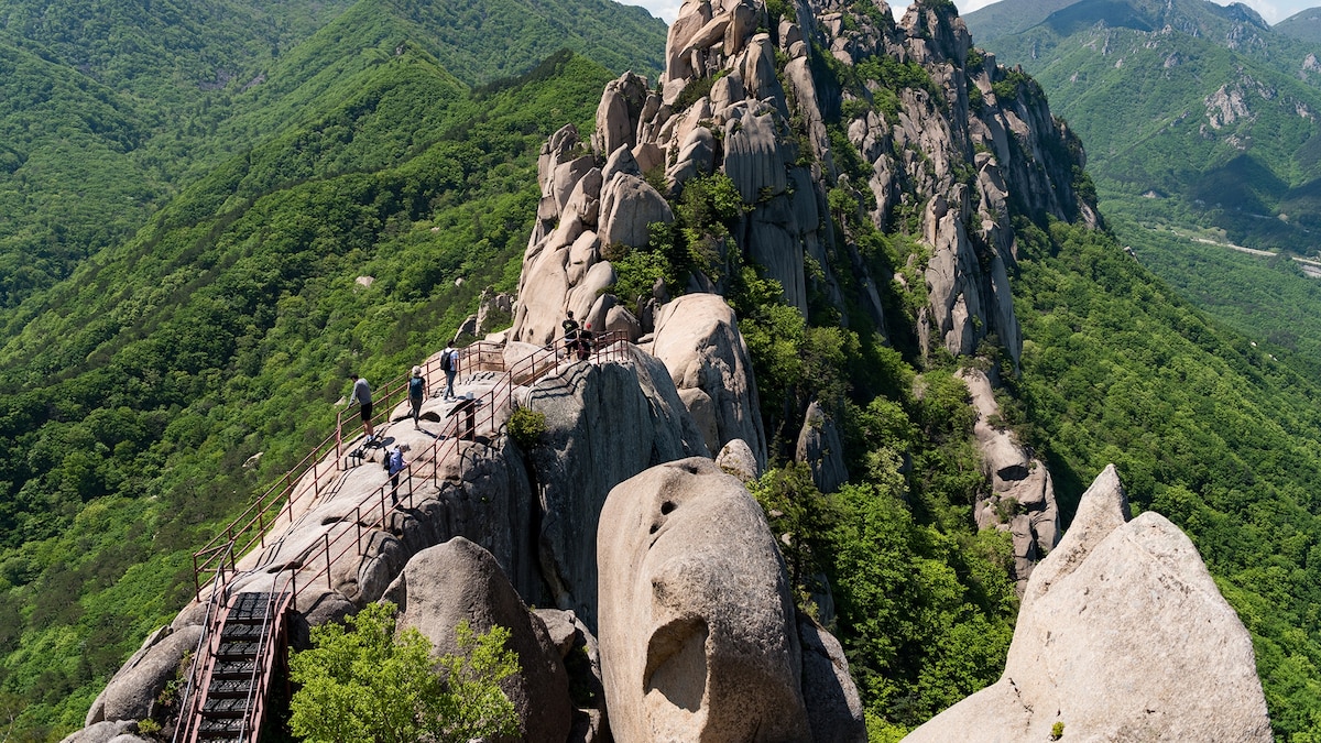 Hiking in South Korea's Seoraksan National Park | National Geographic