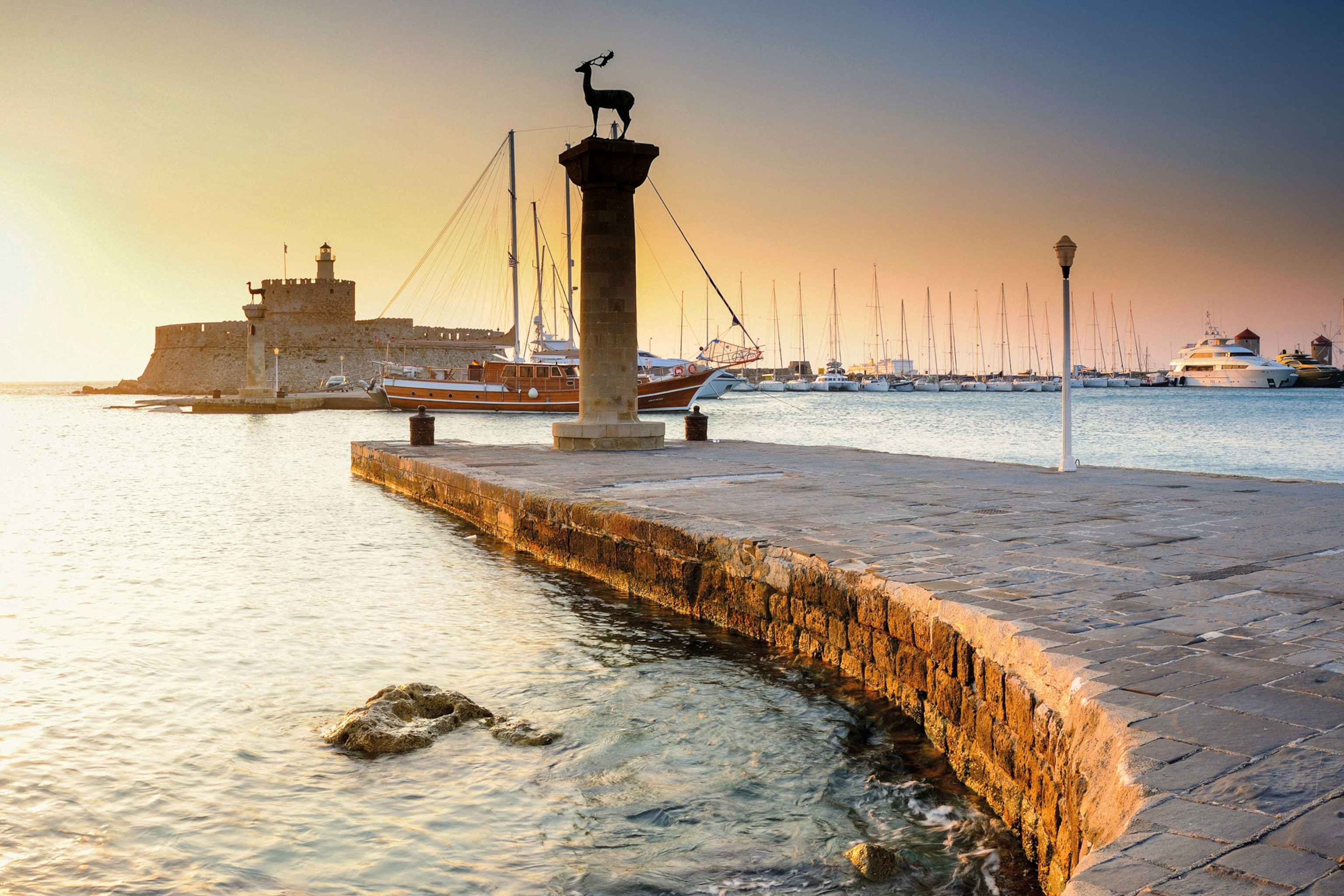 Rise of the Colossus, one of the seven wonders of the ancient world