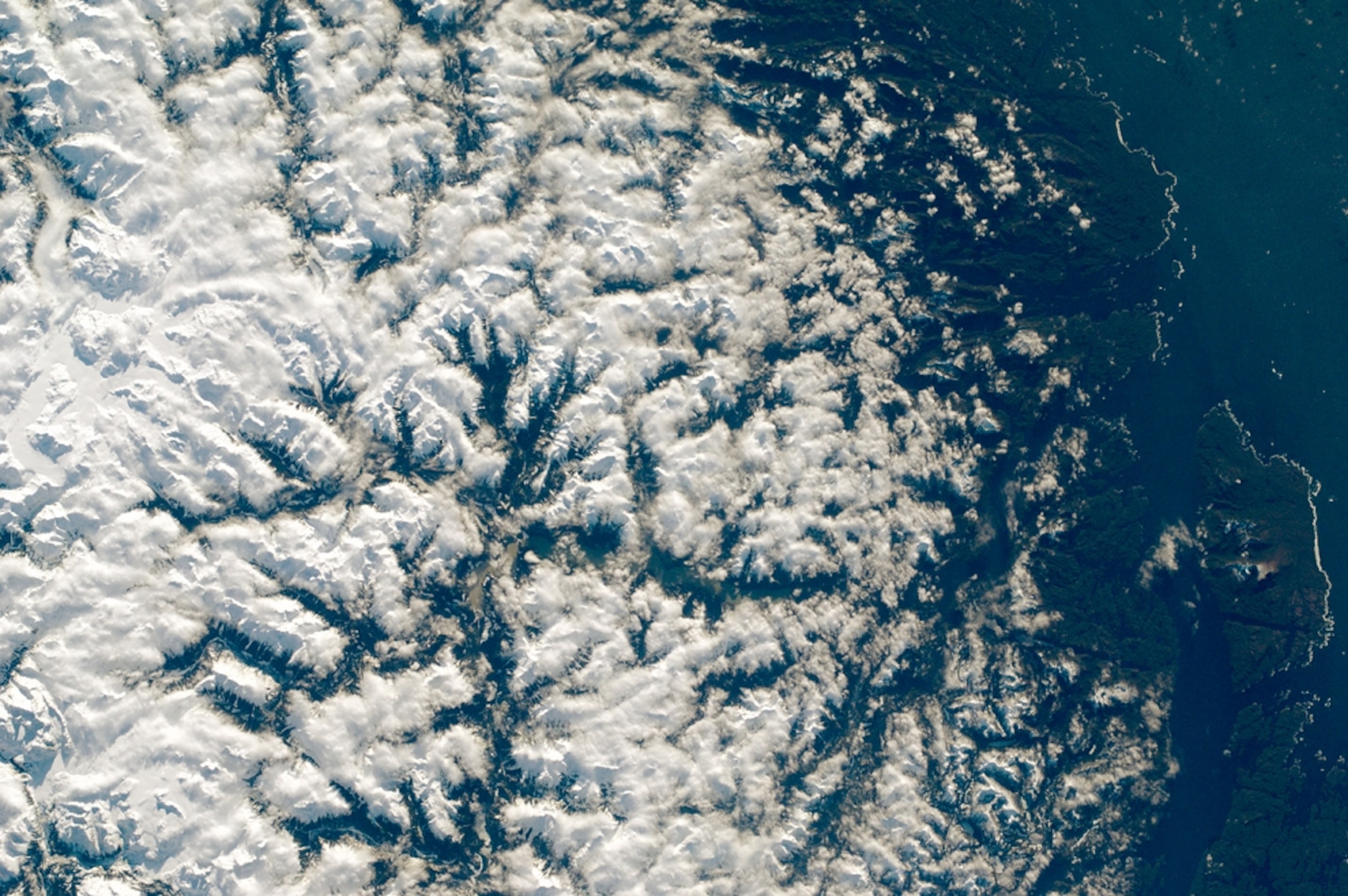 Space Pictures This Week: Bow Shock, Mars Moon, More | National Geographic