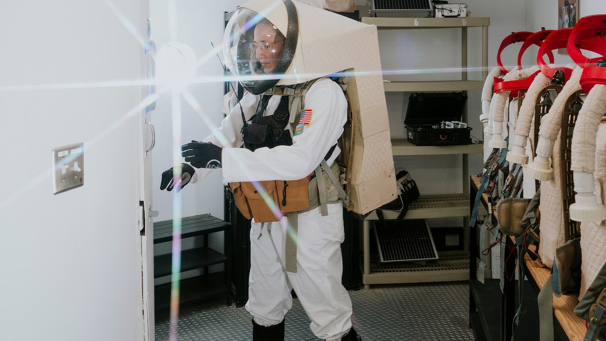 How a Nat Geo photographer learned to live on Mars | National Geographic