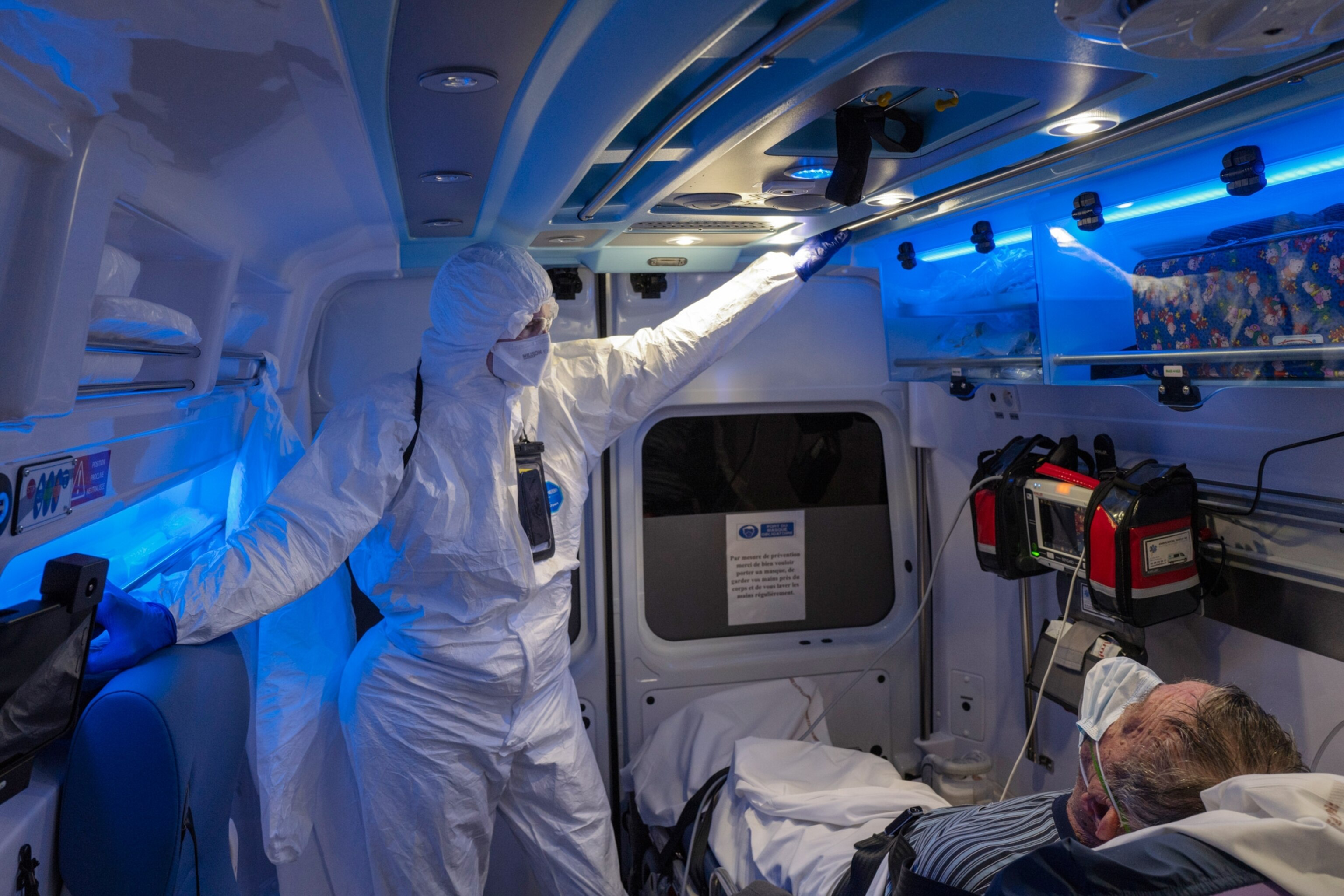 France’s paramedics and undertakers have a new role: helping families ...