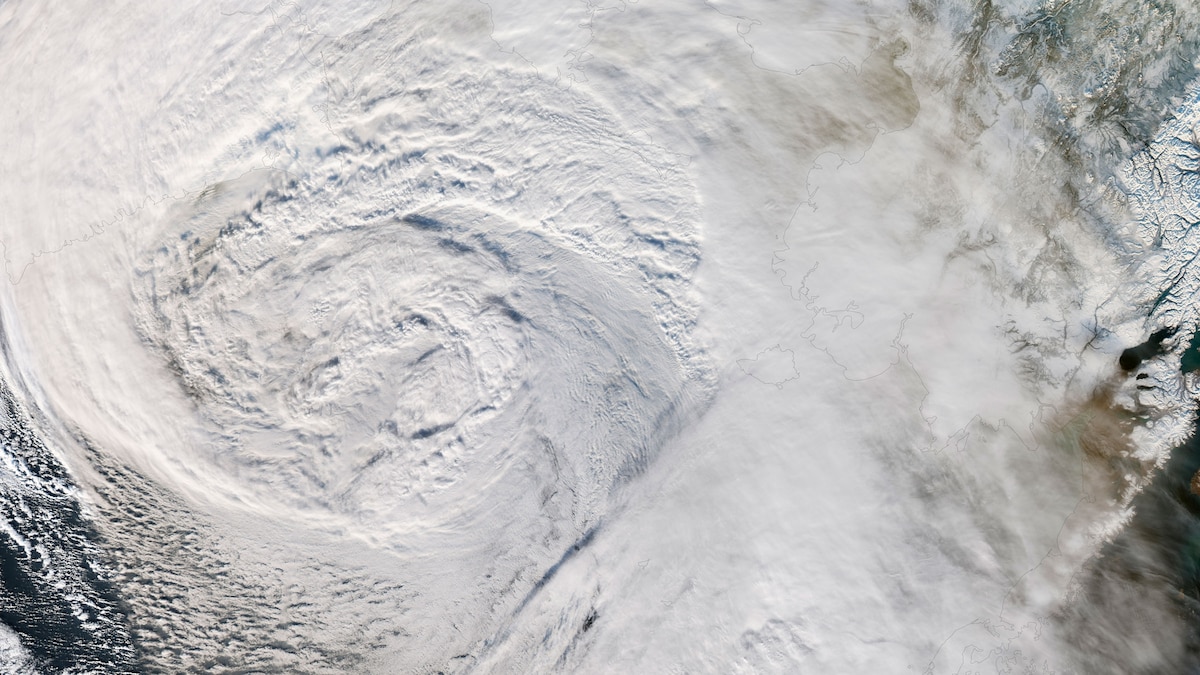 Weather Bomb Behind Hybrid Coastal Storm Hitting New England | National ...