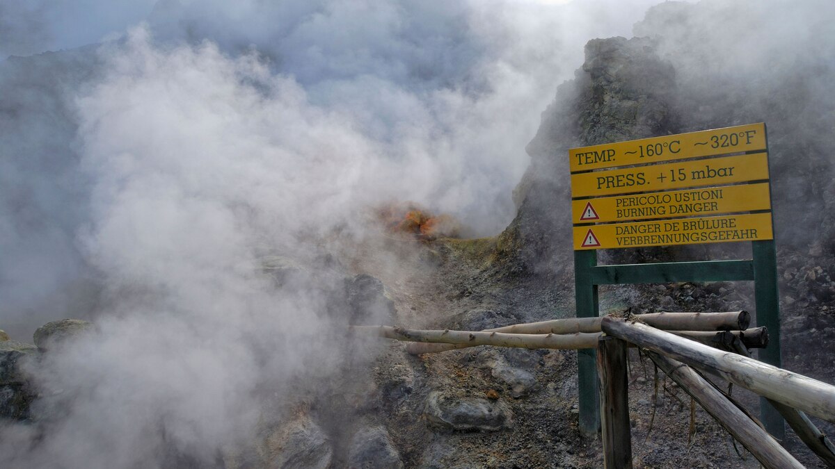 Italy's Campi Flegrei Supervolcano Awakes After Long Dormant Period ...