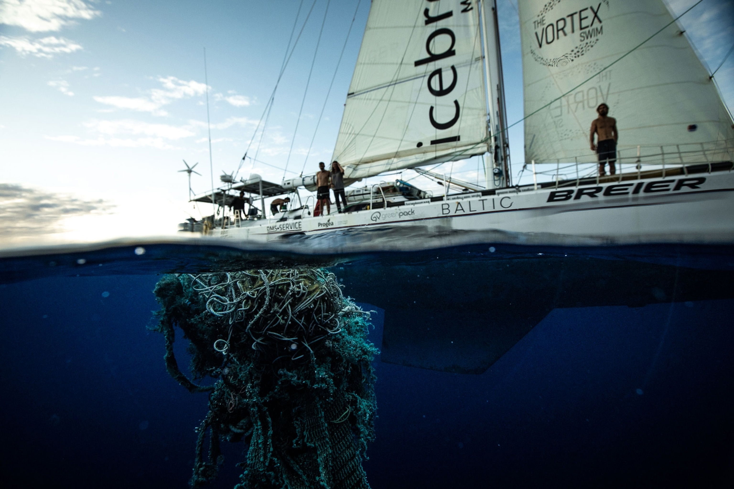 This is what it's like to swim through the Great Pacific Garbage Patch