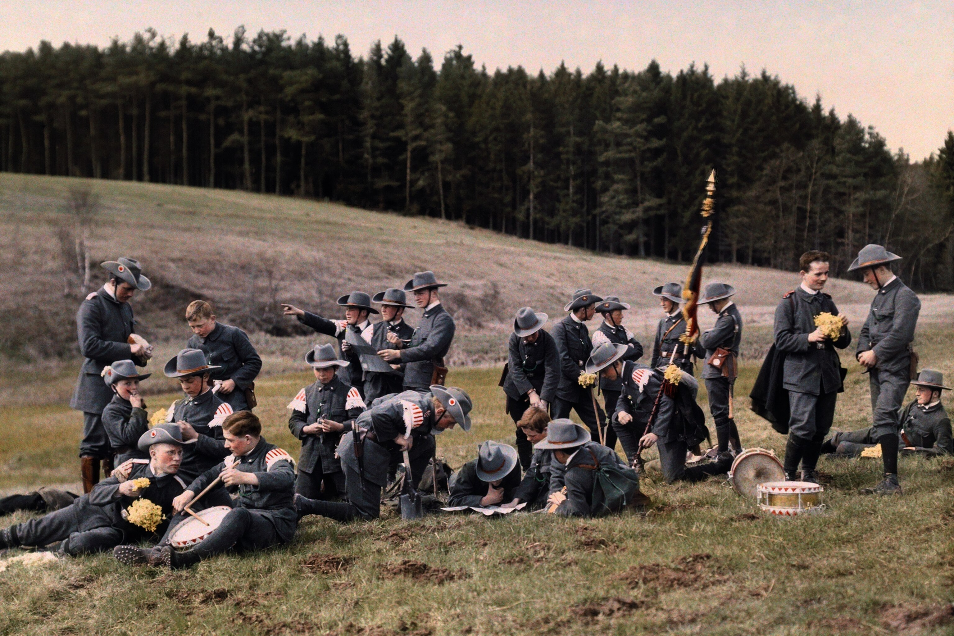 These 18 Autochrome Photos Will Transport You to Another Era