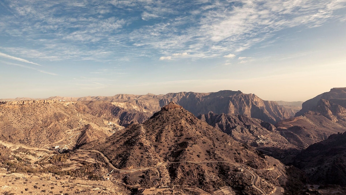 A guide to exploring Oman’s monumental mountain scenery | National ...
