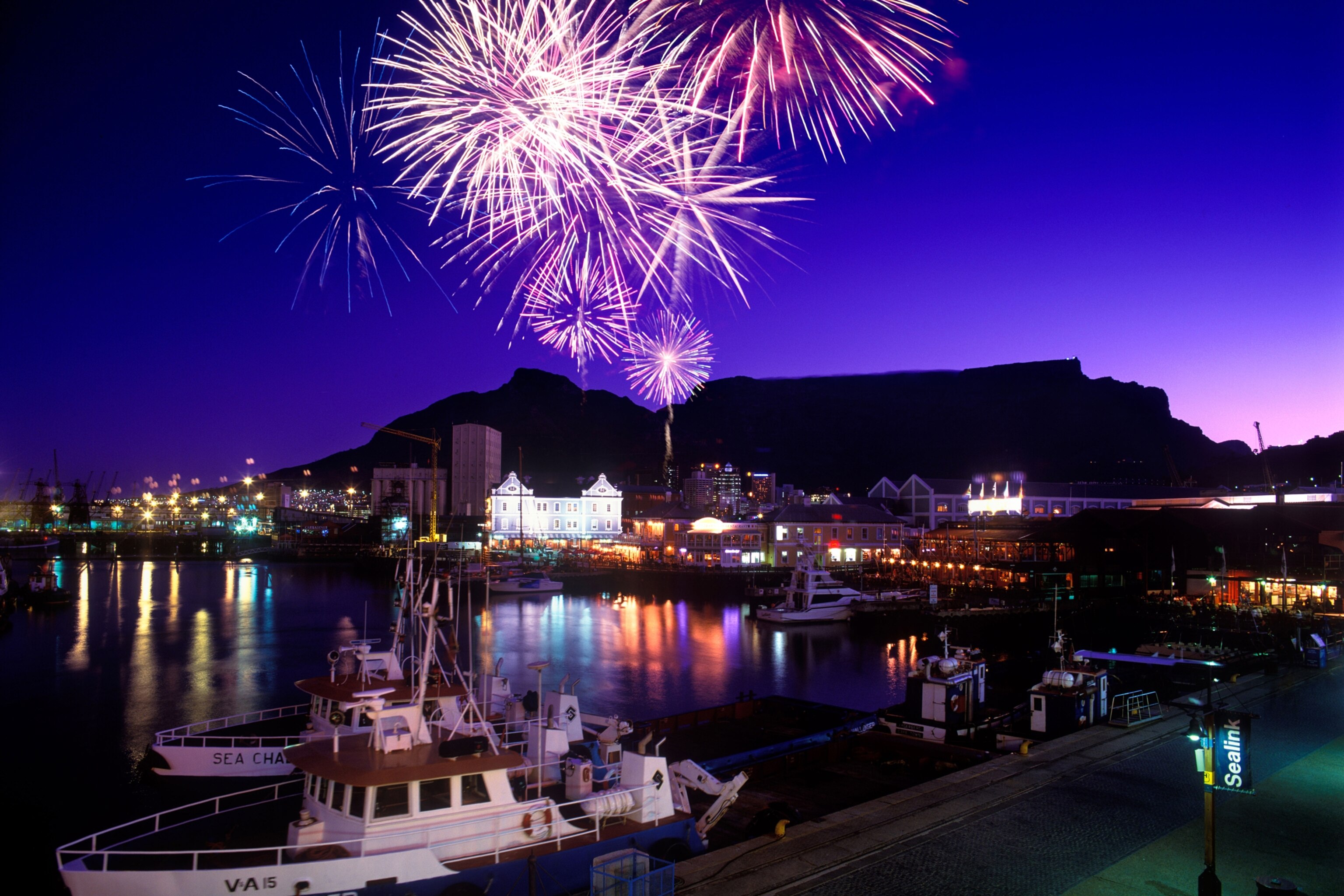 These are 12 of the world’s most spectacular fireworks displays