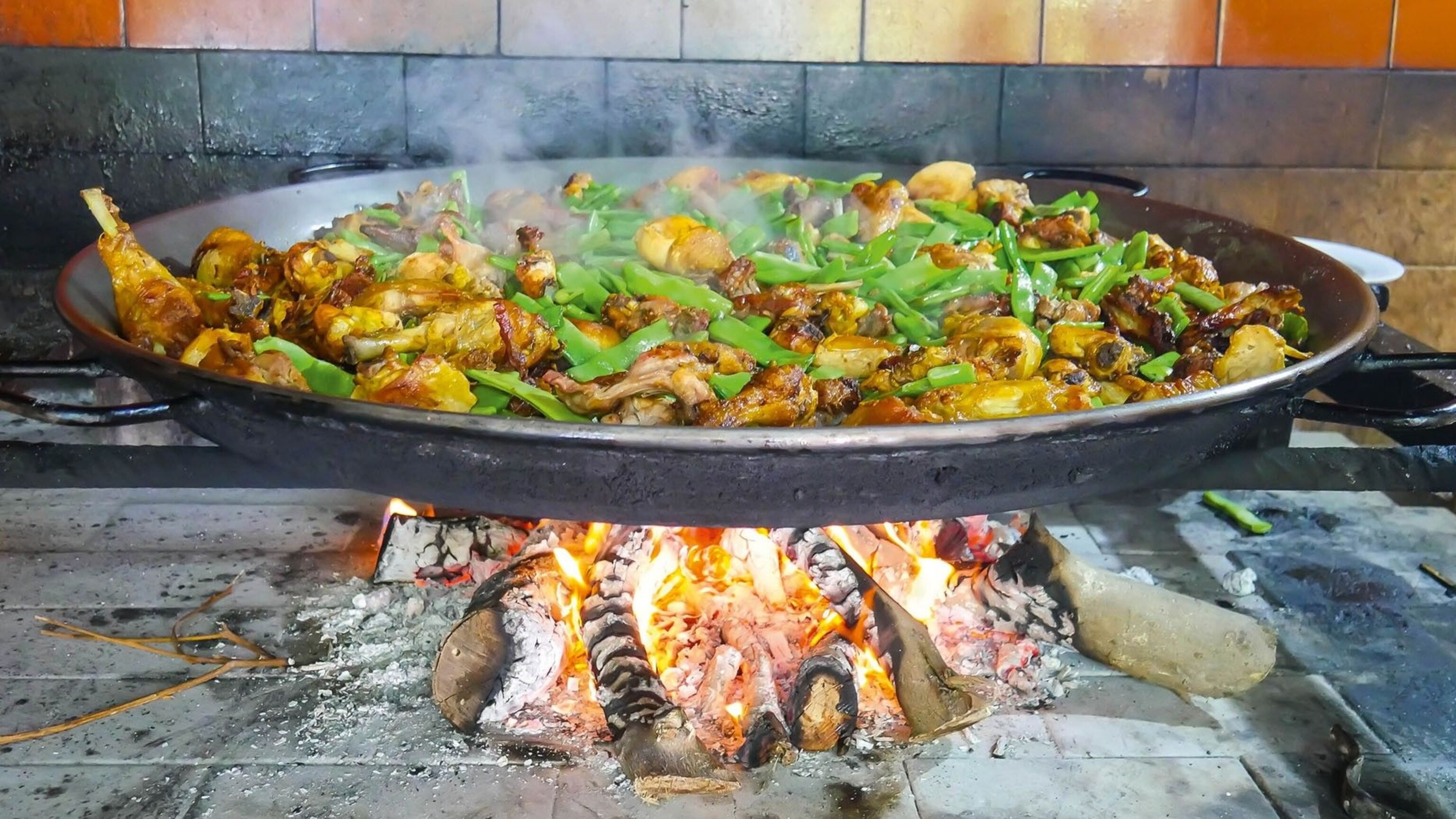 How to explore the rich culinary heritage of Valencia