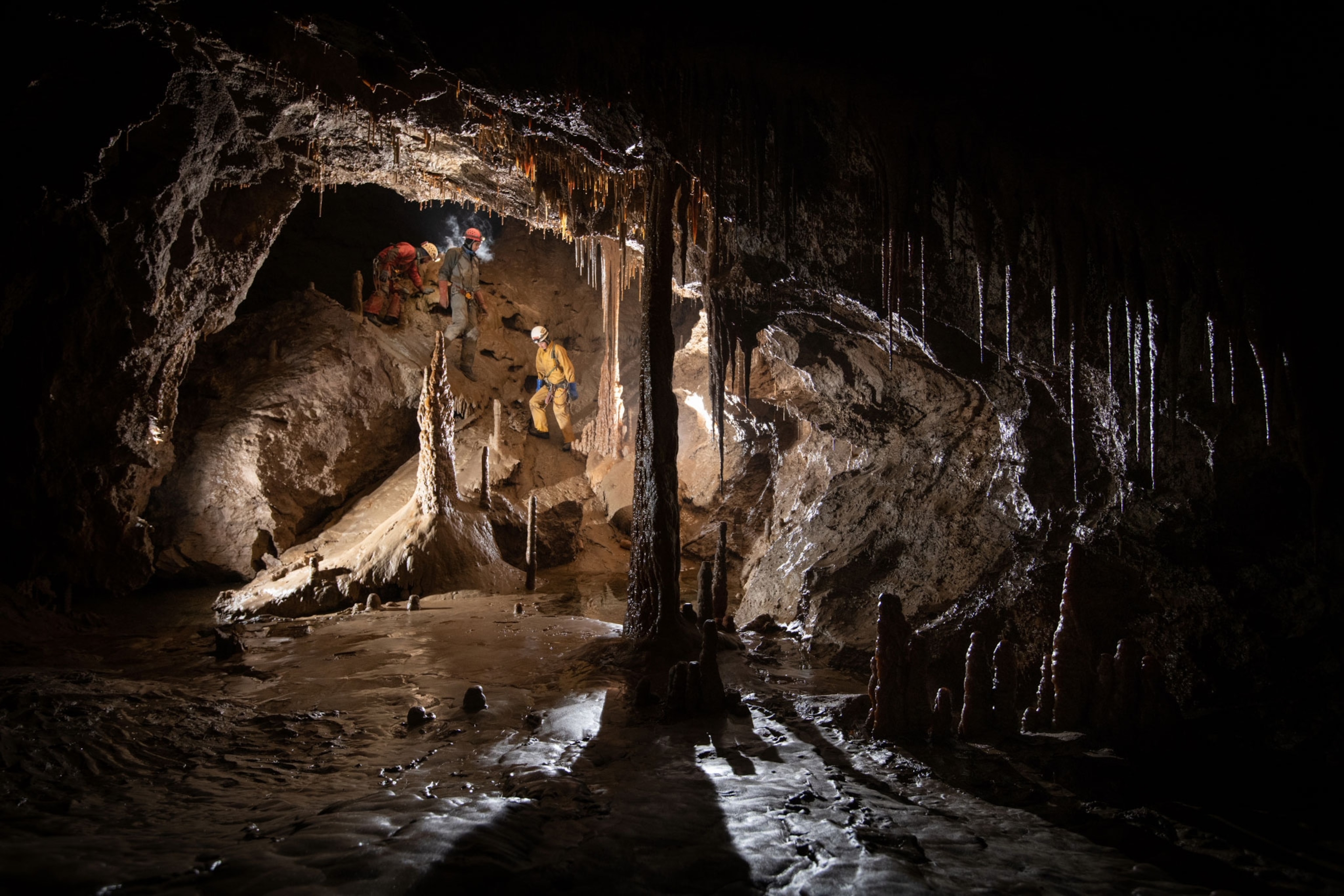 Epic flood sends cavers scrambling for their lives in the world's ...