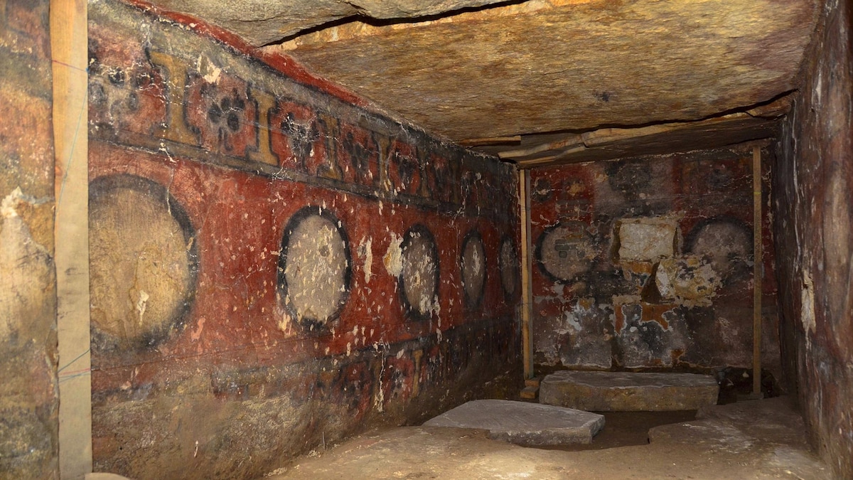 Pictures: New Pyramid Found With Vivid Murals, Stacked Tombs