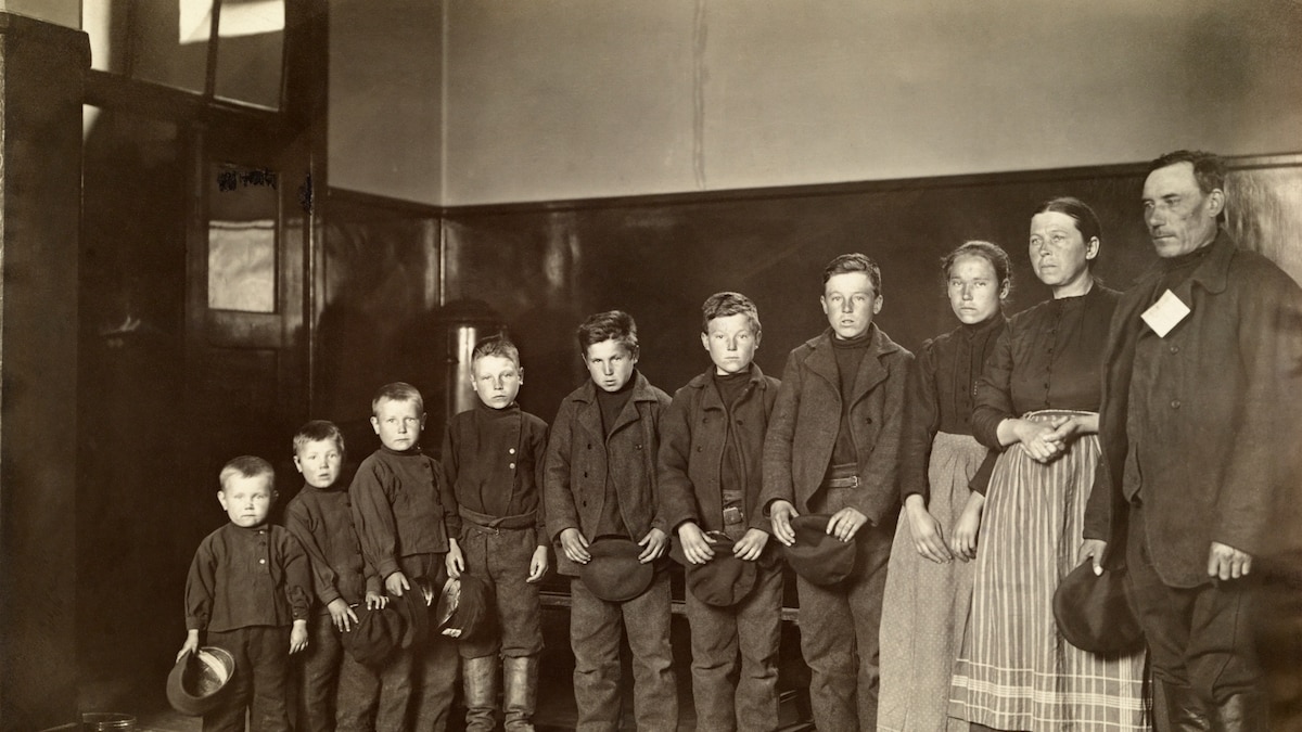 This Is What Immigration Looked Like in 1917 | National Geographic