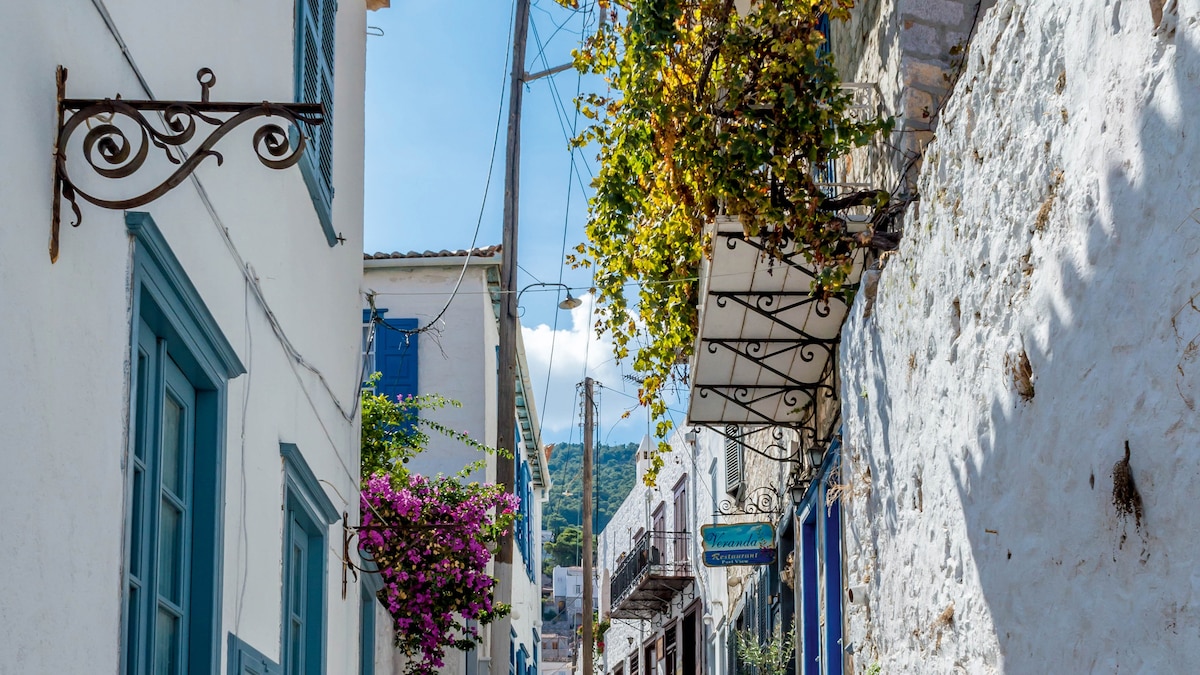 How to explore the car-free island of Hydra, Greece | National Geographic