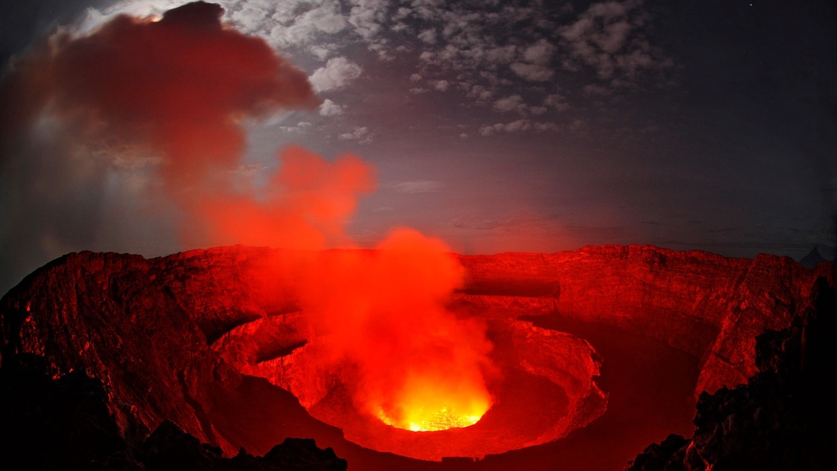 How to Hike One of the World's Most Dangerous Volcanoes | National ...