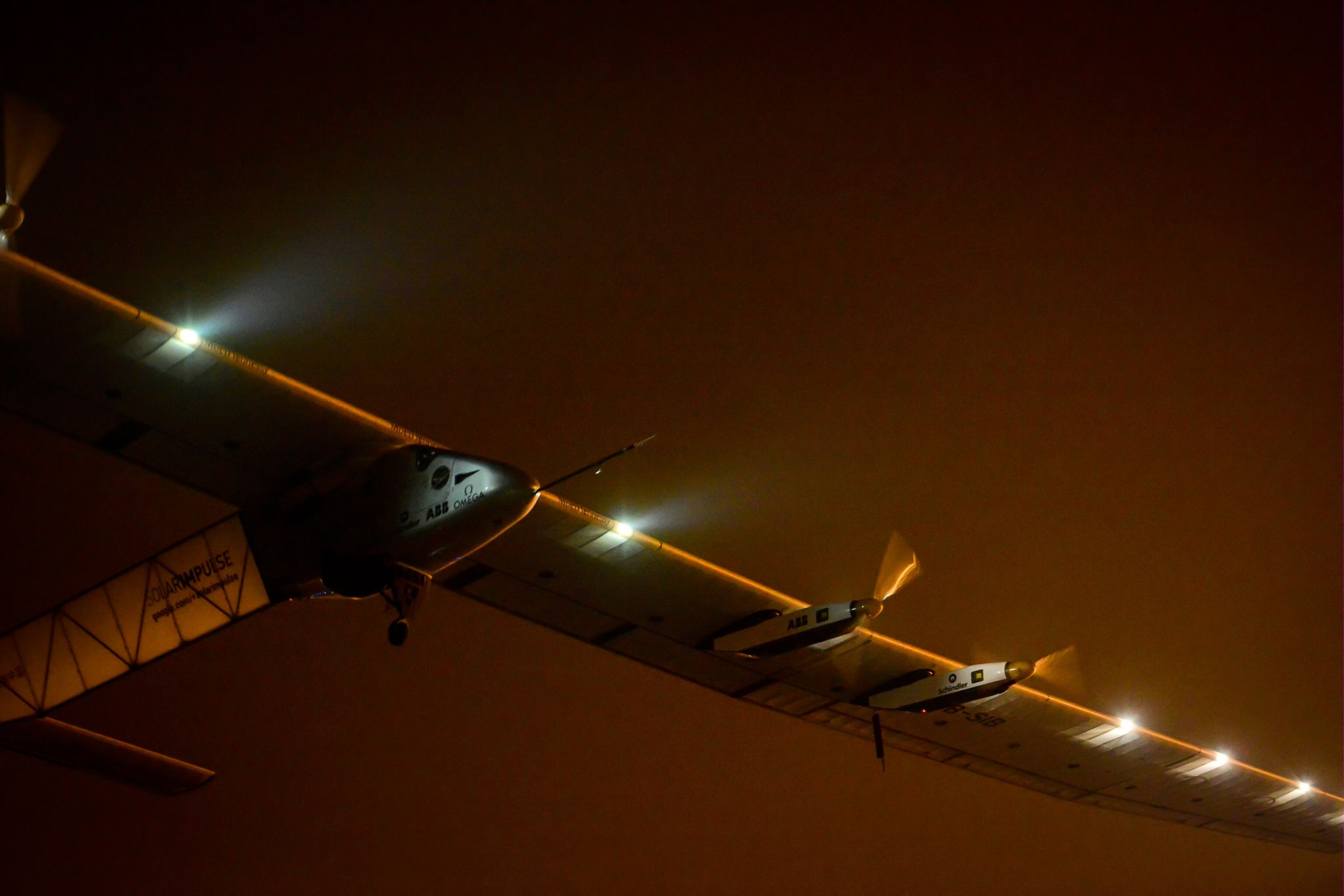 16 Pictures From an Epic Solar Flight Around the World
