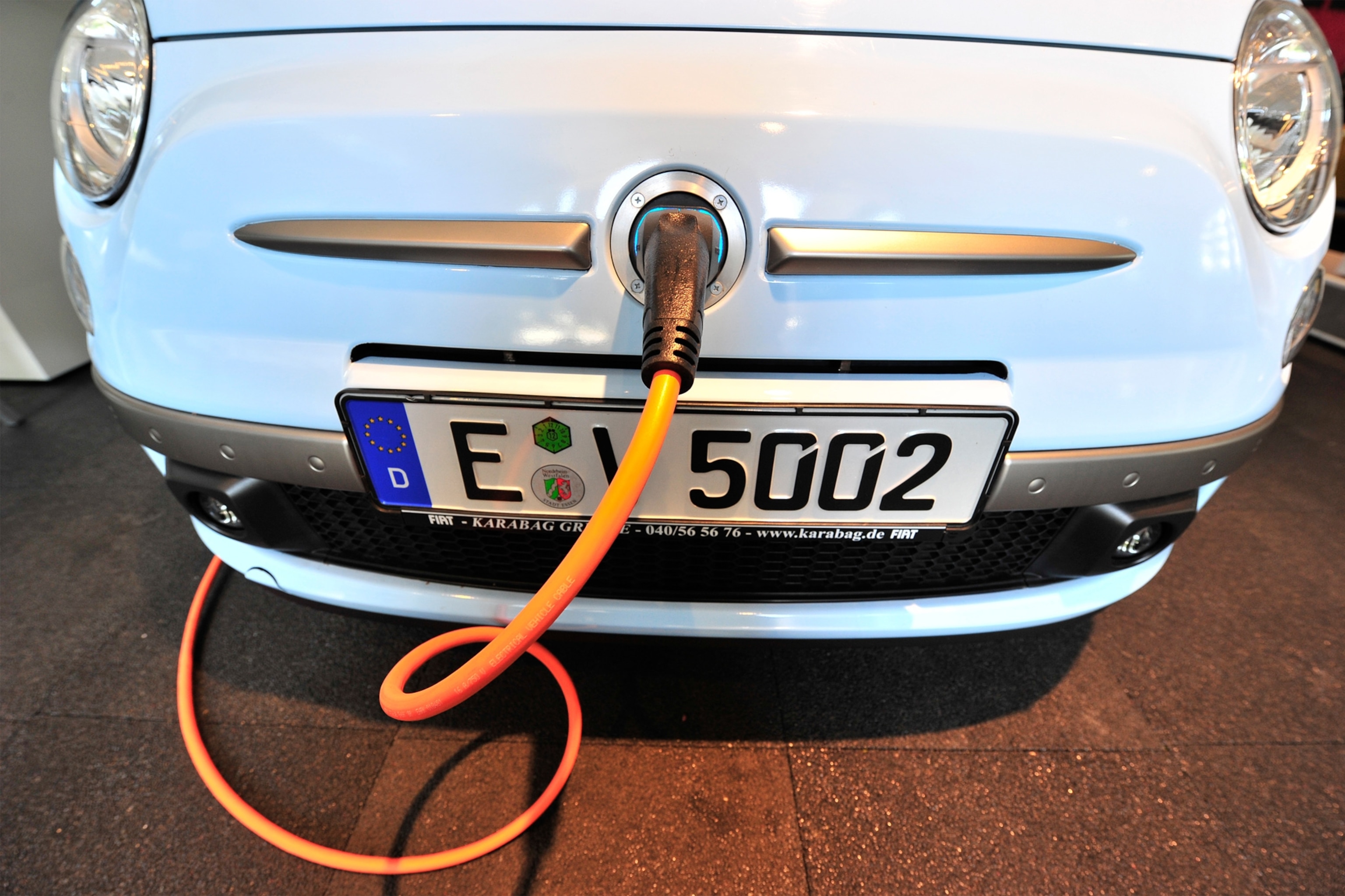 Pictures: Eleven Electric Cars Charge Ahead in 2012, Amid Obstacles