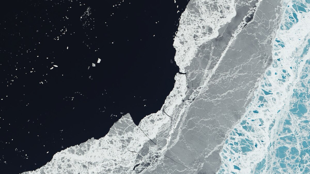 Week's Best Space Pictures: Blue Ice and a Rocket Launch | National ...