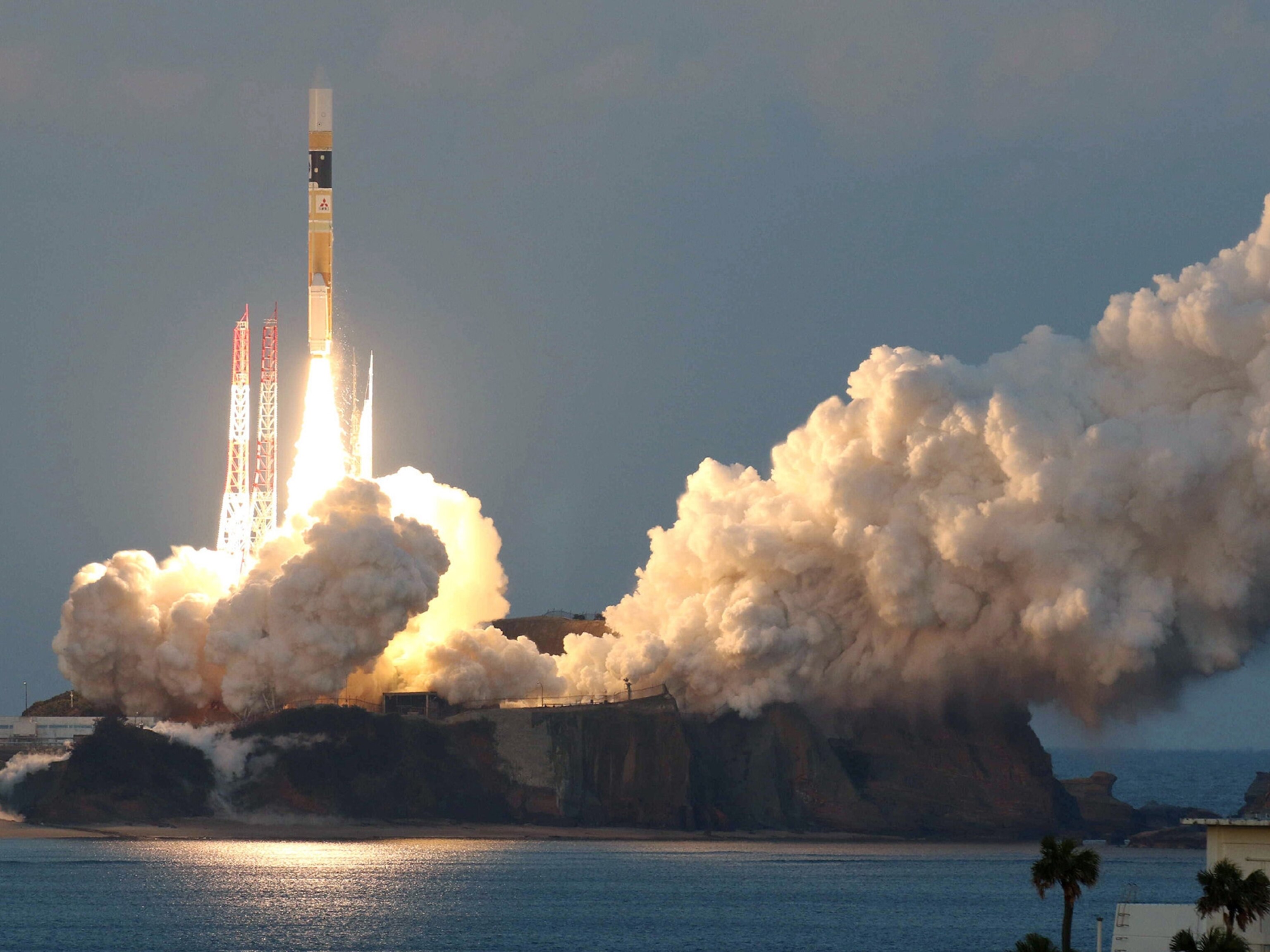 Week’s Best Space Pictures: Black Hole Fires 'Death Star' Ray ...