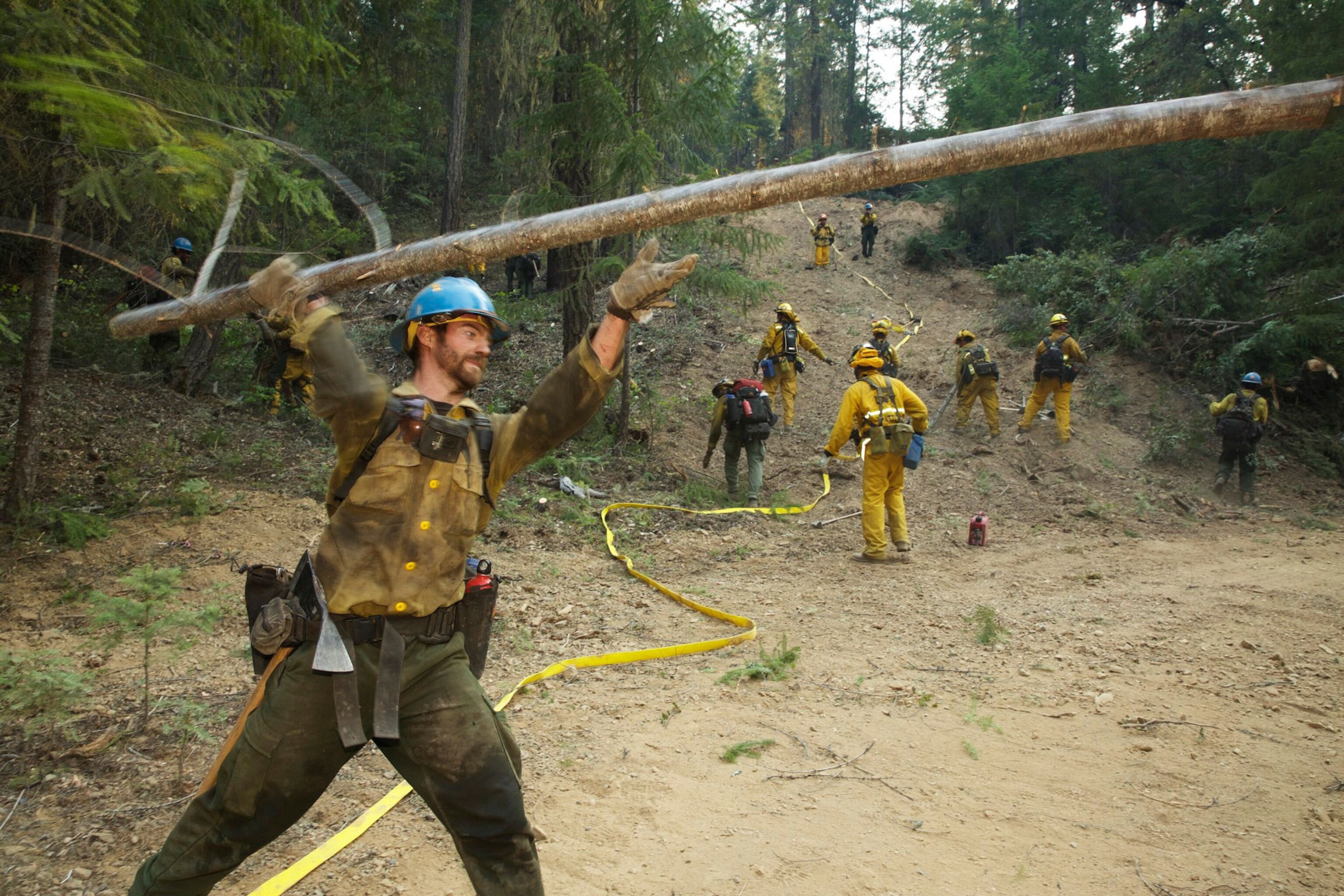 A Photographer Inside the Wildfires