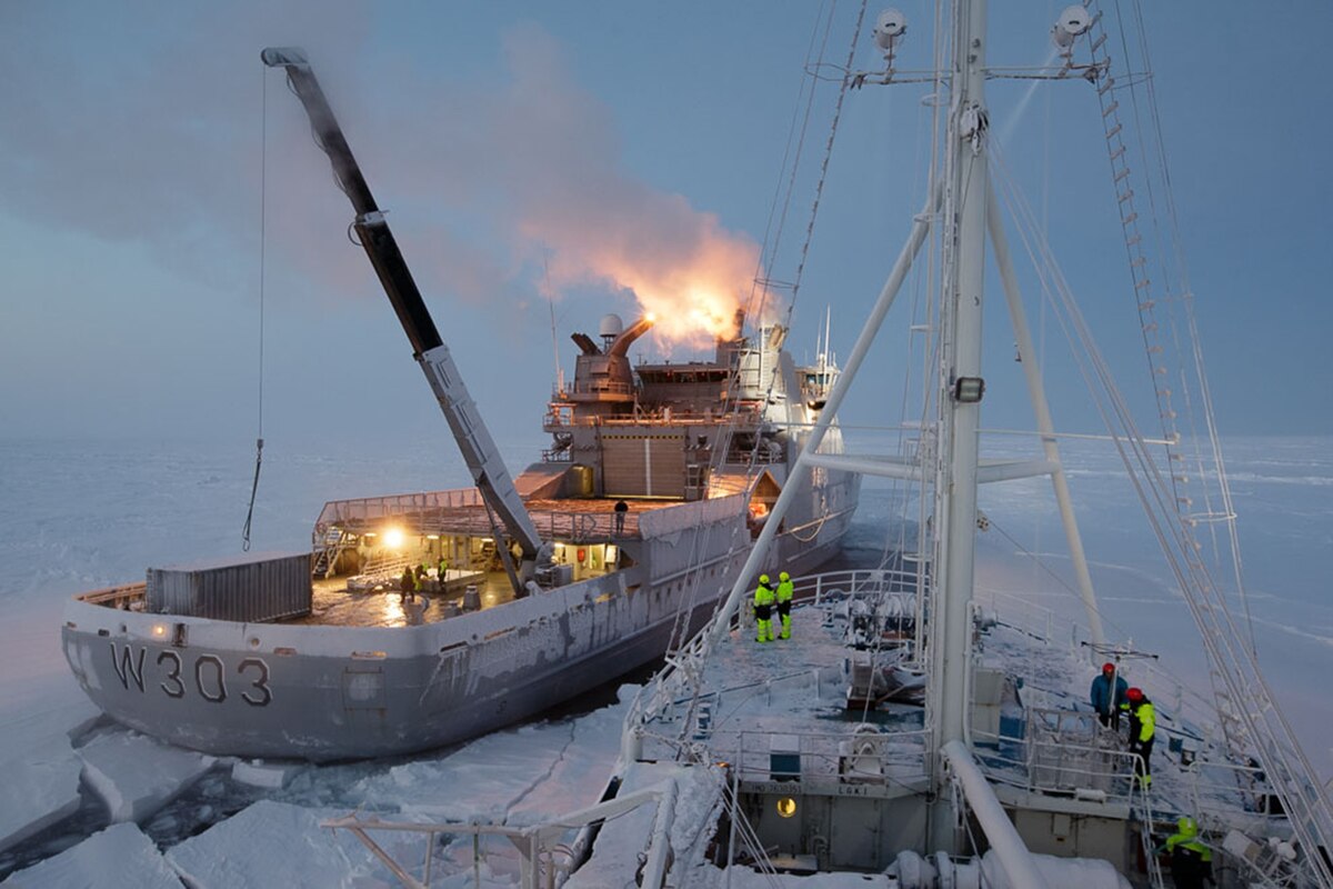 Arctic Ship Breaks Free of Ice for Historic Expedition