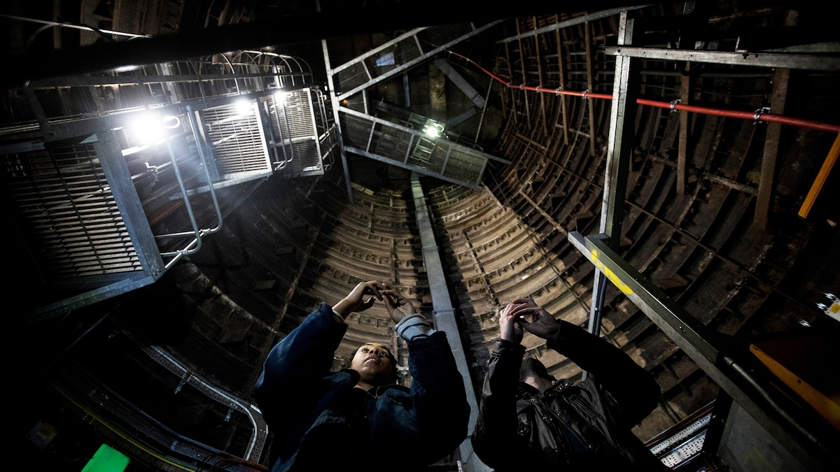 Going underground: a subterranean tour of London's abandoned tube ...