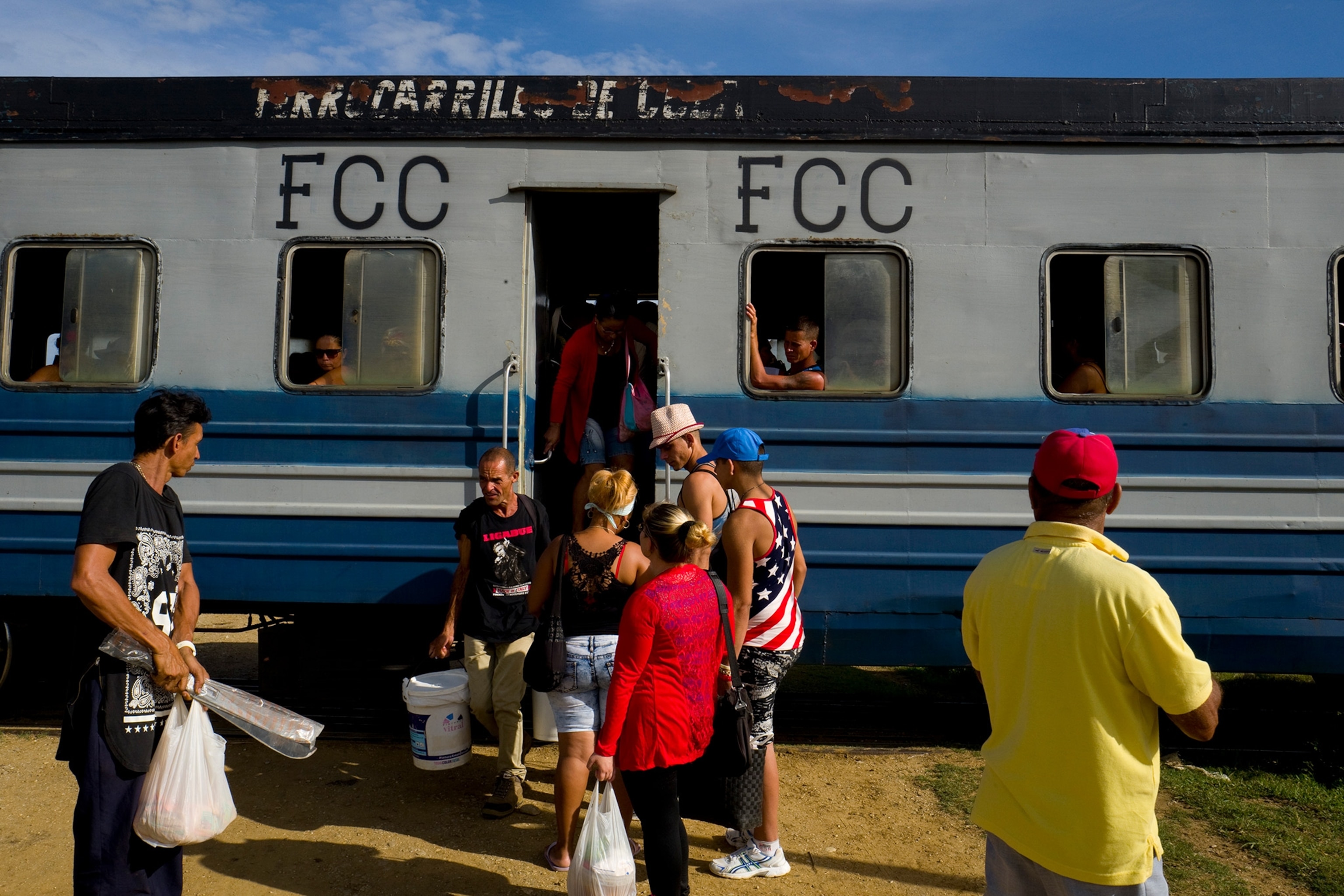 Pictures of Life Aboard Cuba's Aging Trains | National Geographic