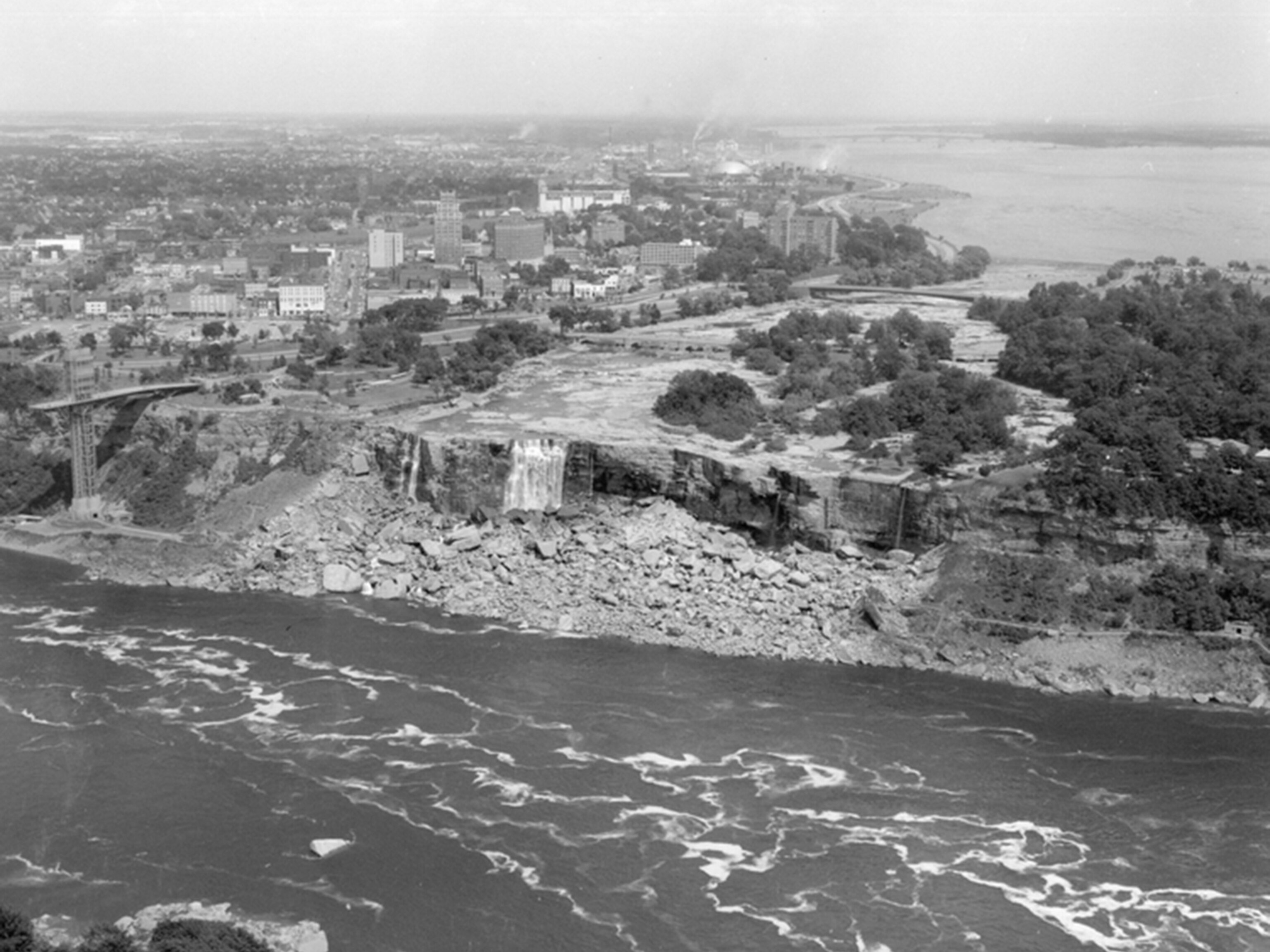 Niagara Falls May Be Turned Off Briefly—It Would Look Like This