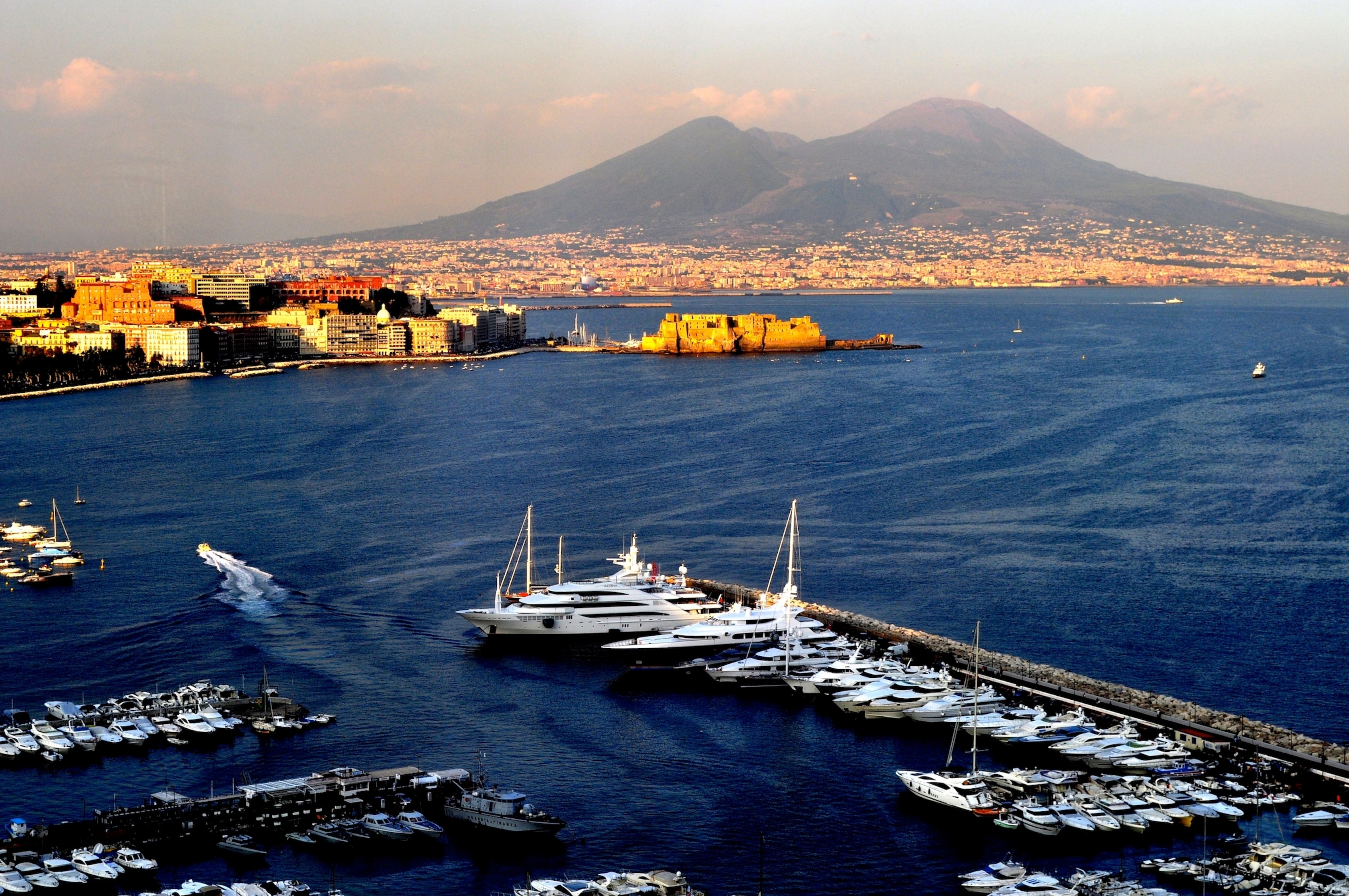 Travels on the Run: Bayside Naples | National Geographic