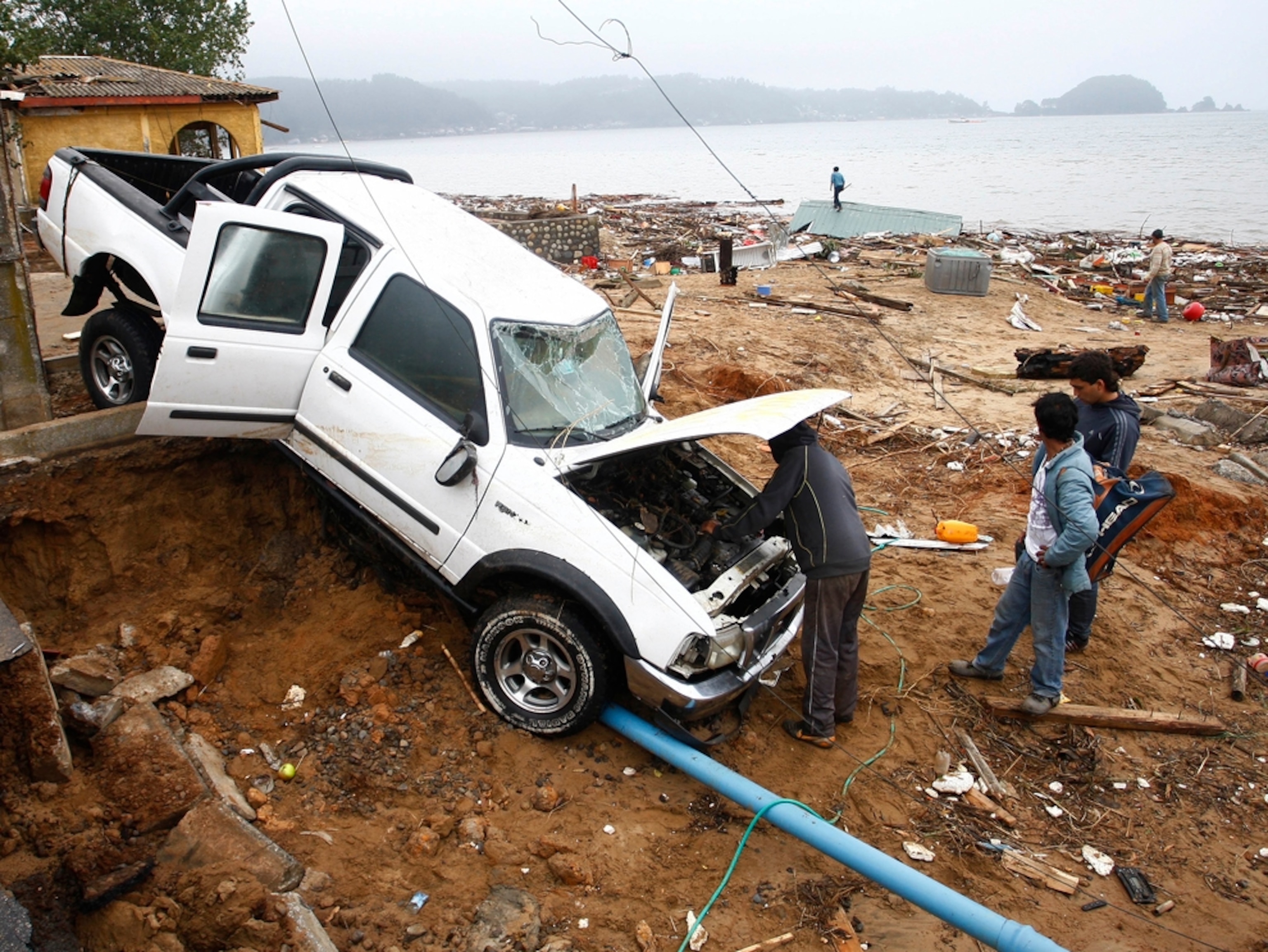 Photo Gallery: Tsunamis - National Geographic